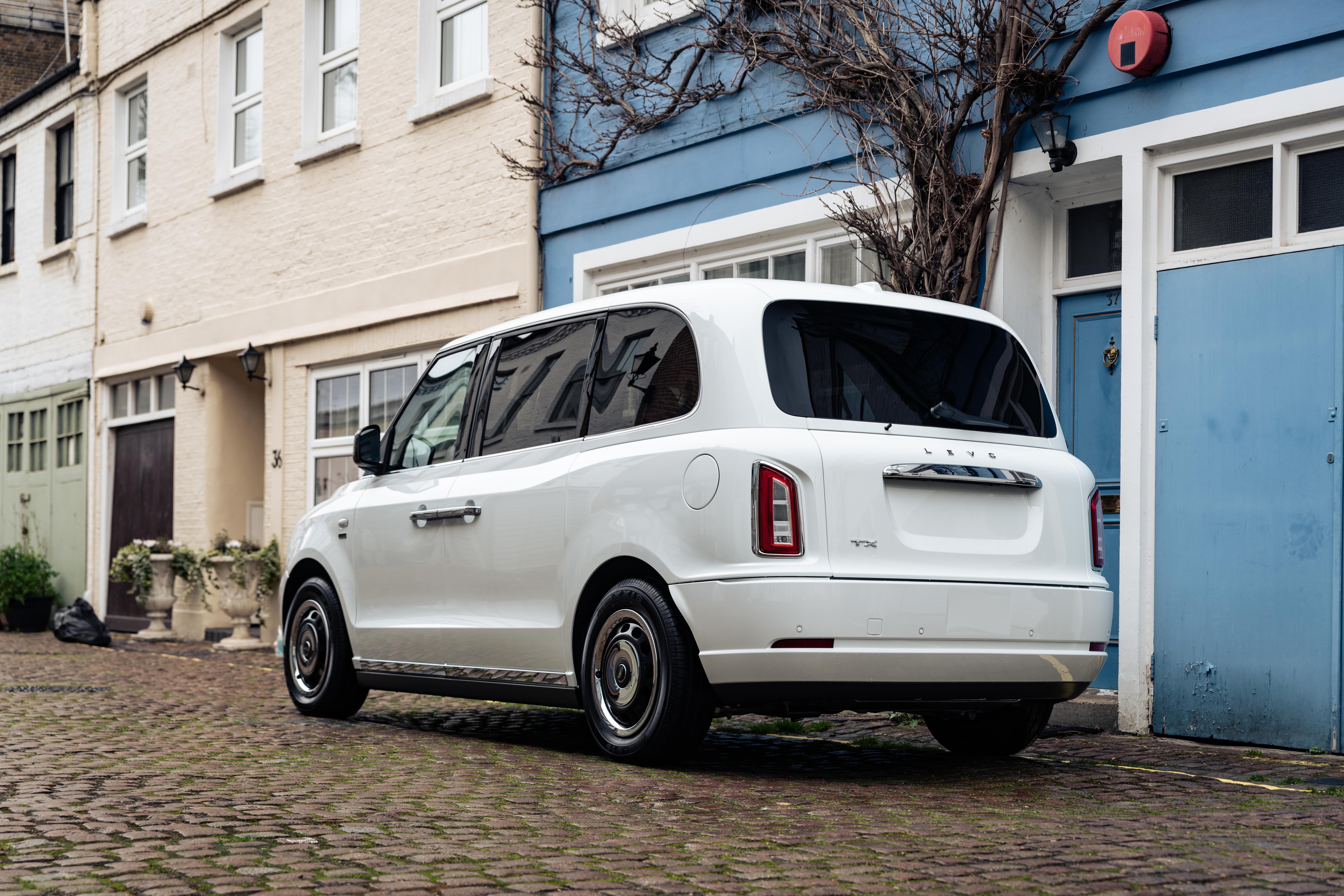 2022 LEVC TX SUTTON VIP CLASS - 190 MILES - VAT Q for sale by auction ...