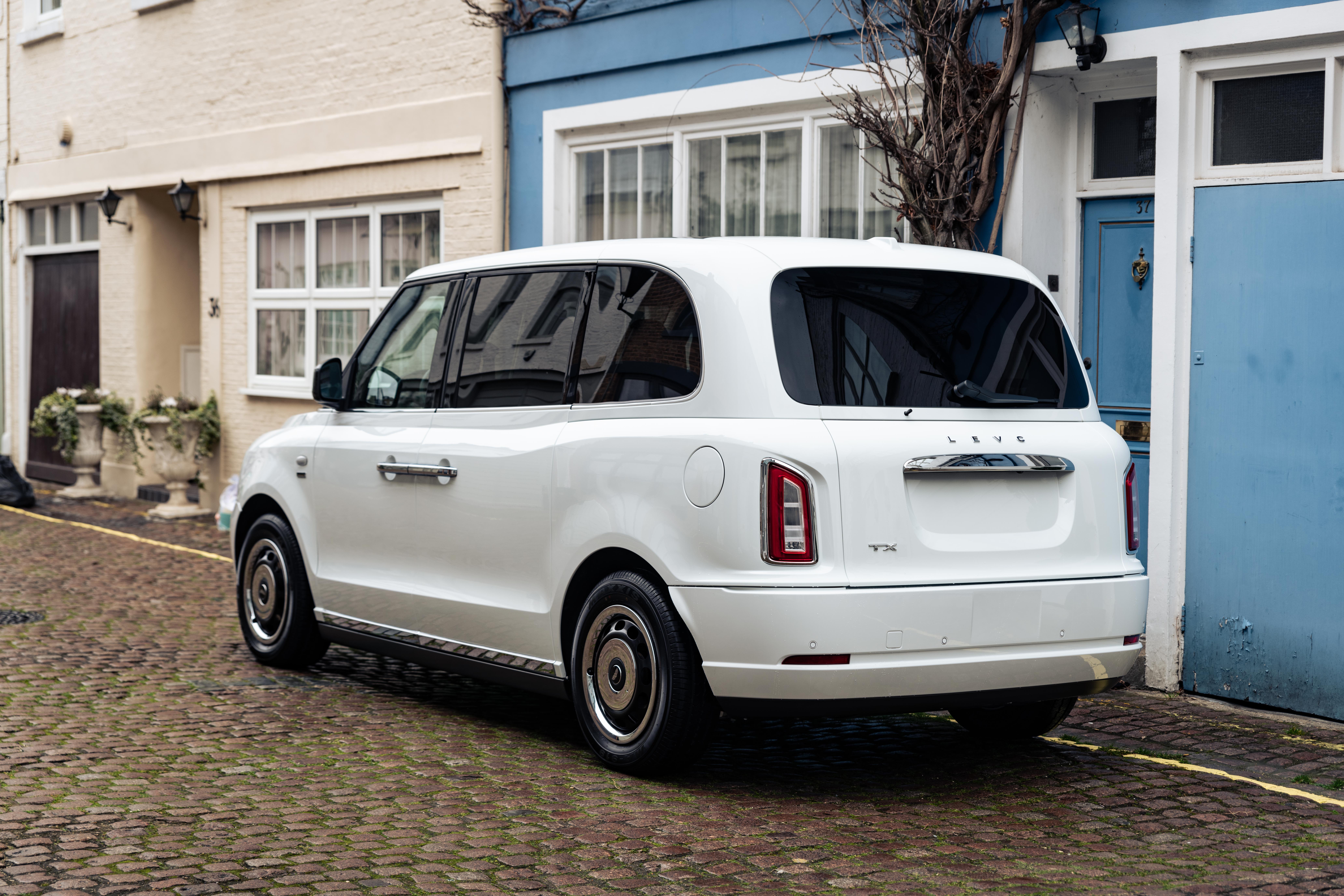 2022 LEVC TX SUTTON VIP CLASS - 190 MILES - VAT Q for sale by auction ...