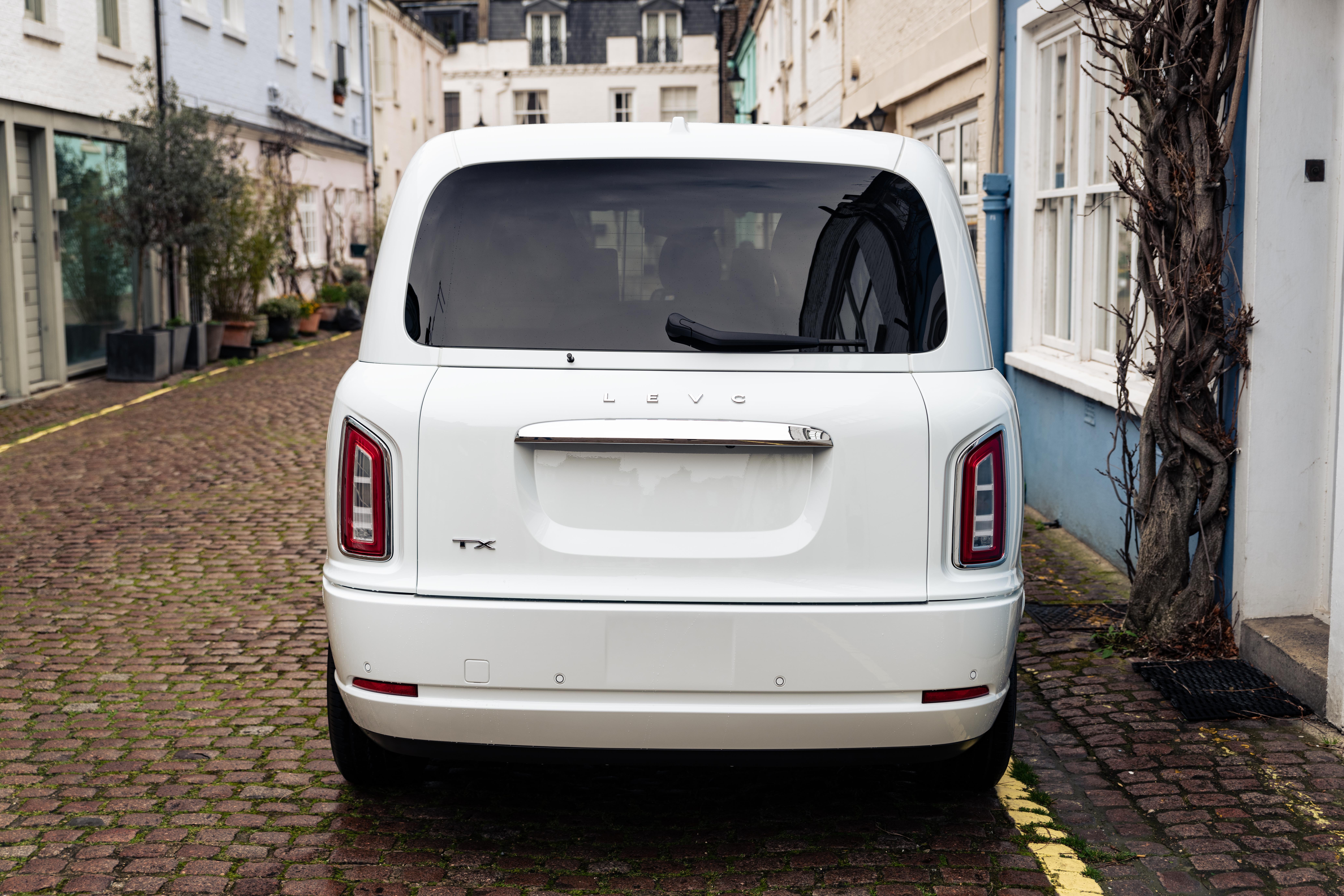 2022 LEVC TX SUTTON VIP CLASS - 190 MILES - VAT Q for sale by auction ...