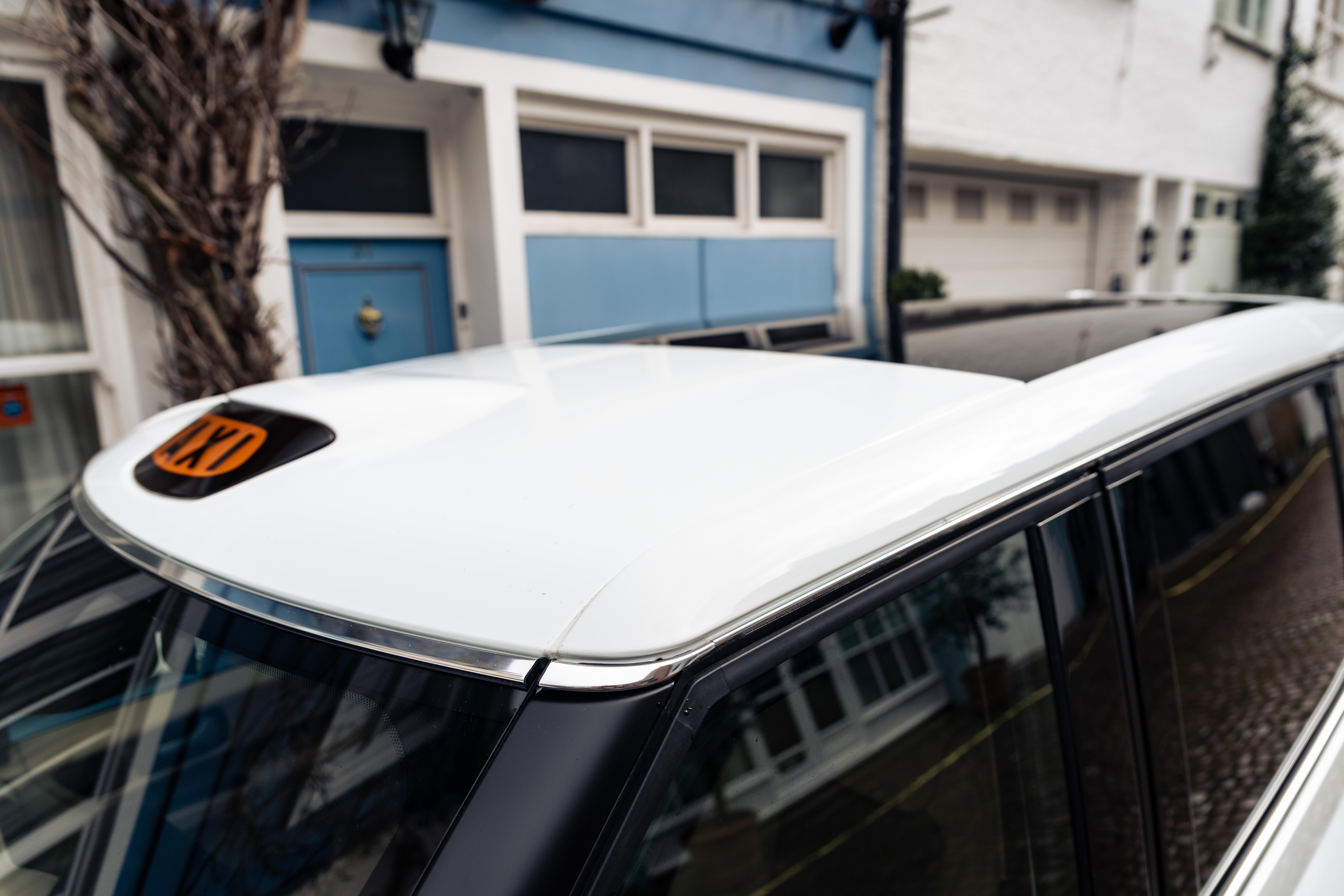 2022 LEVC TX SUTTON VIP CLASS - 190 MILES - VAT Q for sale by auction ...