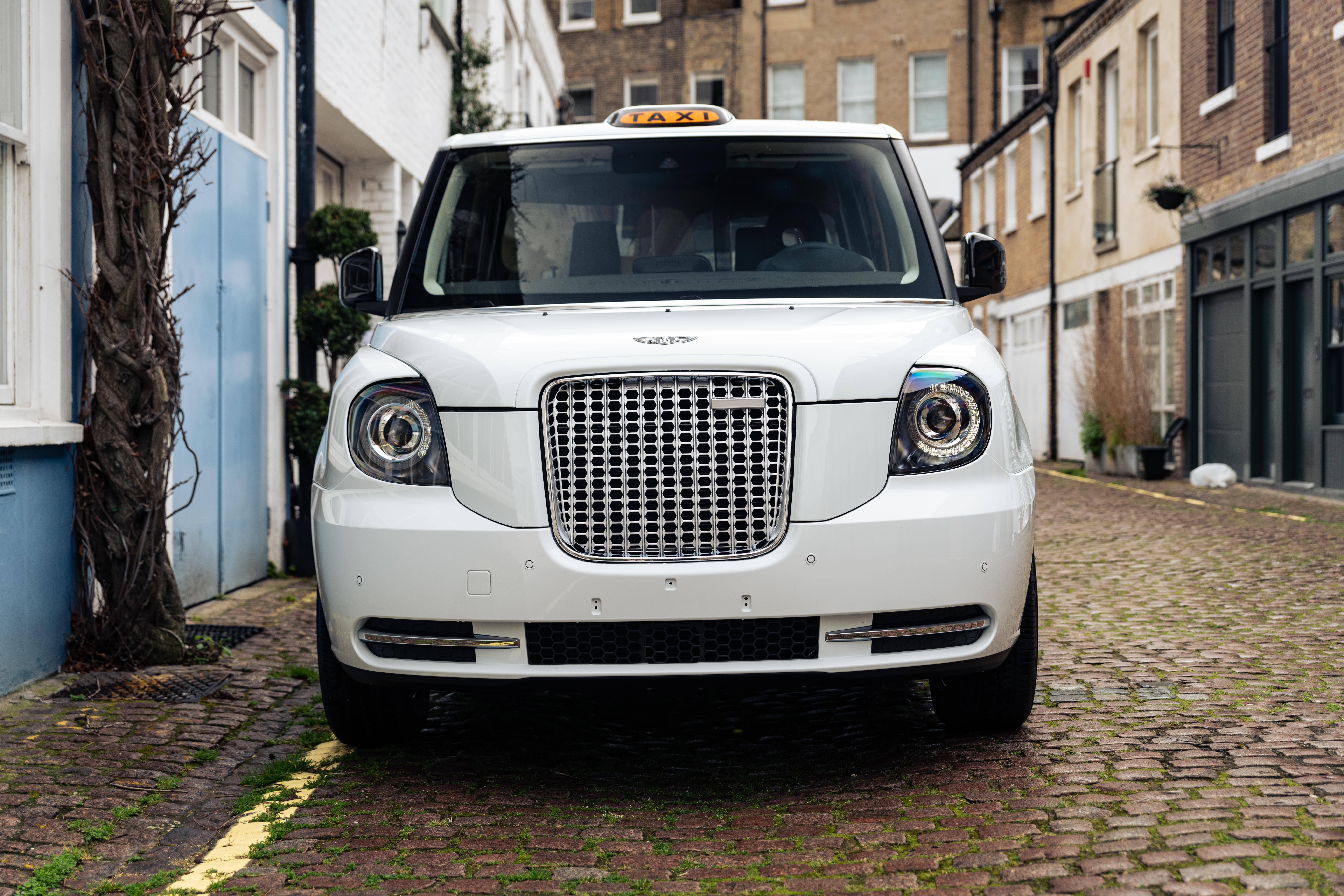 2022 LEVC TX SUTTON VIP CLASS - 190 MILES - VAT Q for sale by auction ...