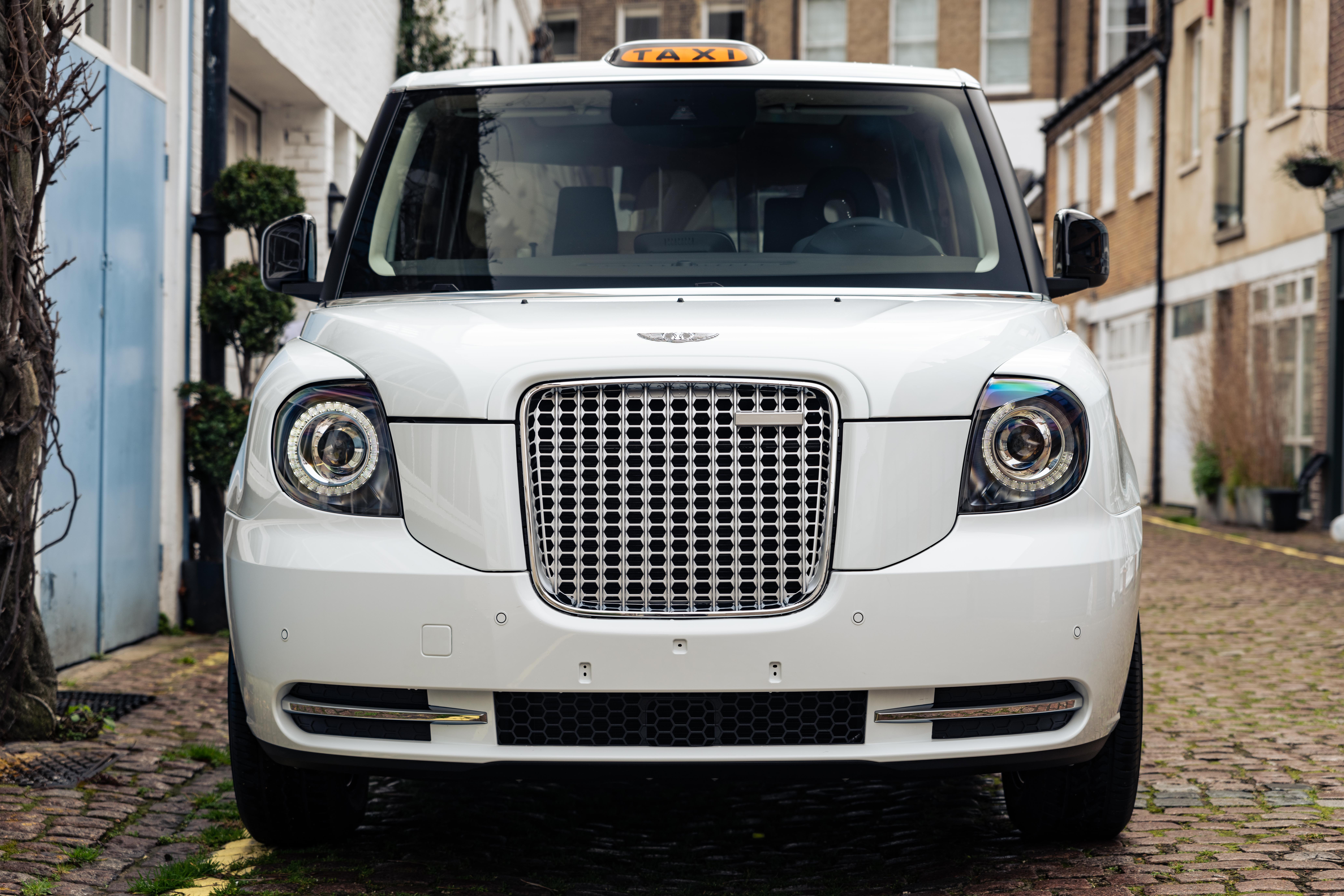 2022 LEVC TX SUTTON VIP CLASS - 190 MILES - VAT Q for sale by auction ...