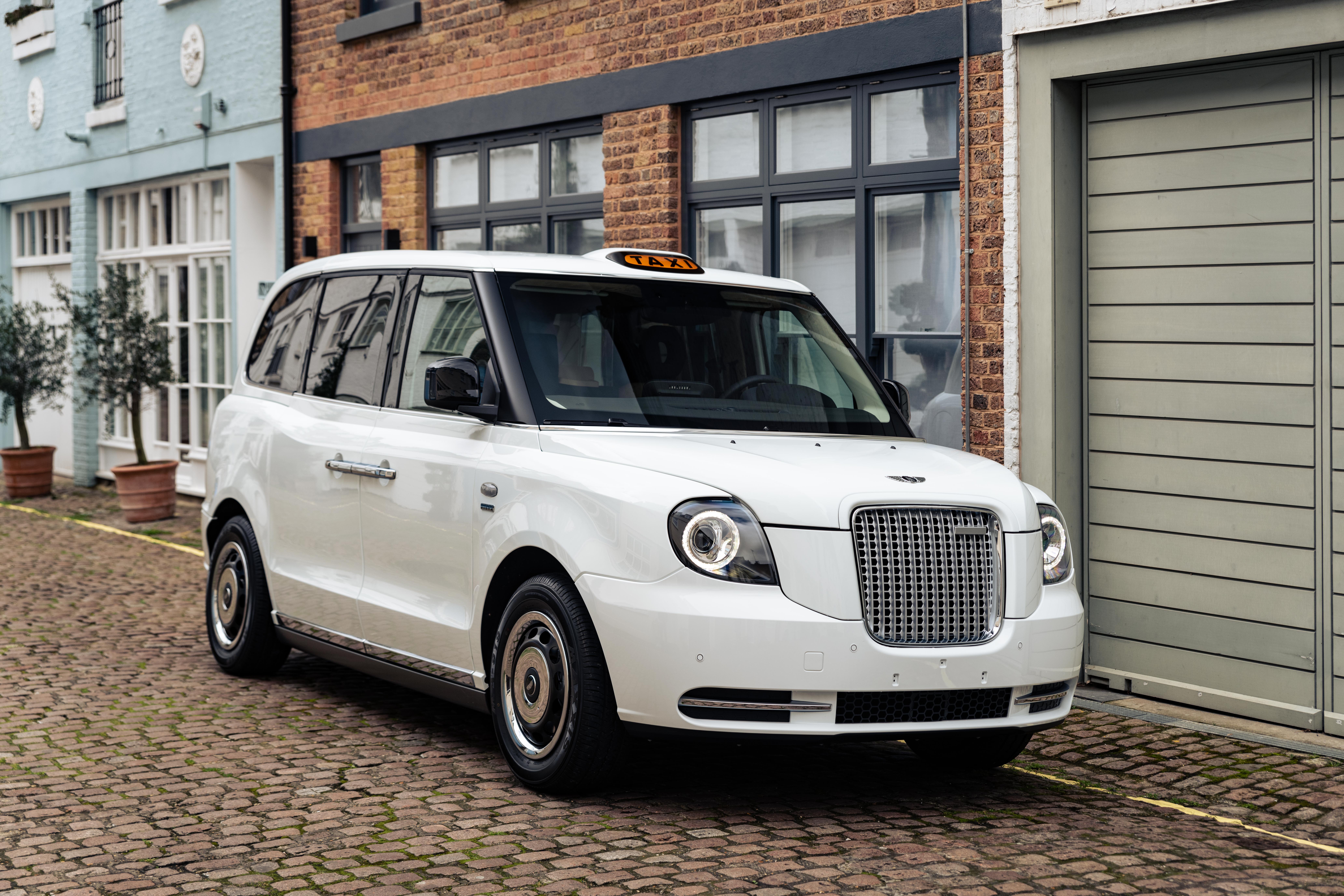 2022 LEVC TX SUTTON VIP CLASS - 190 MILES - VAT Q for sale by auction ...