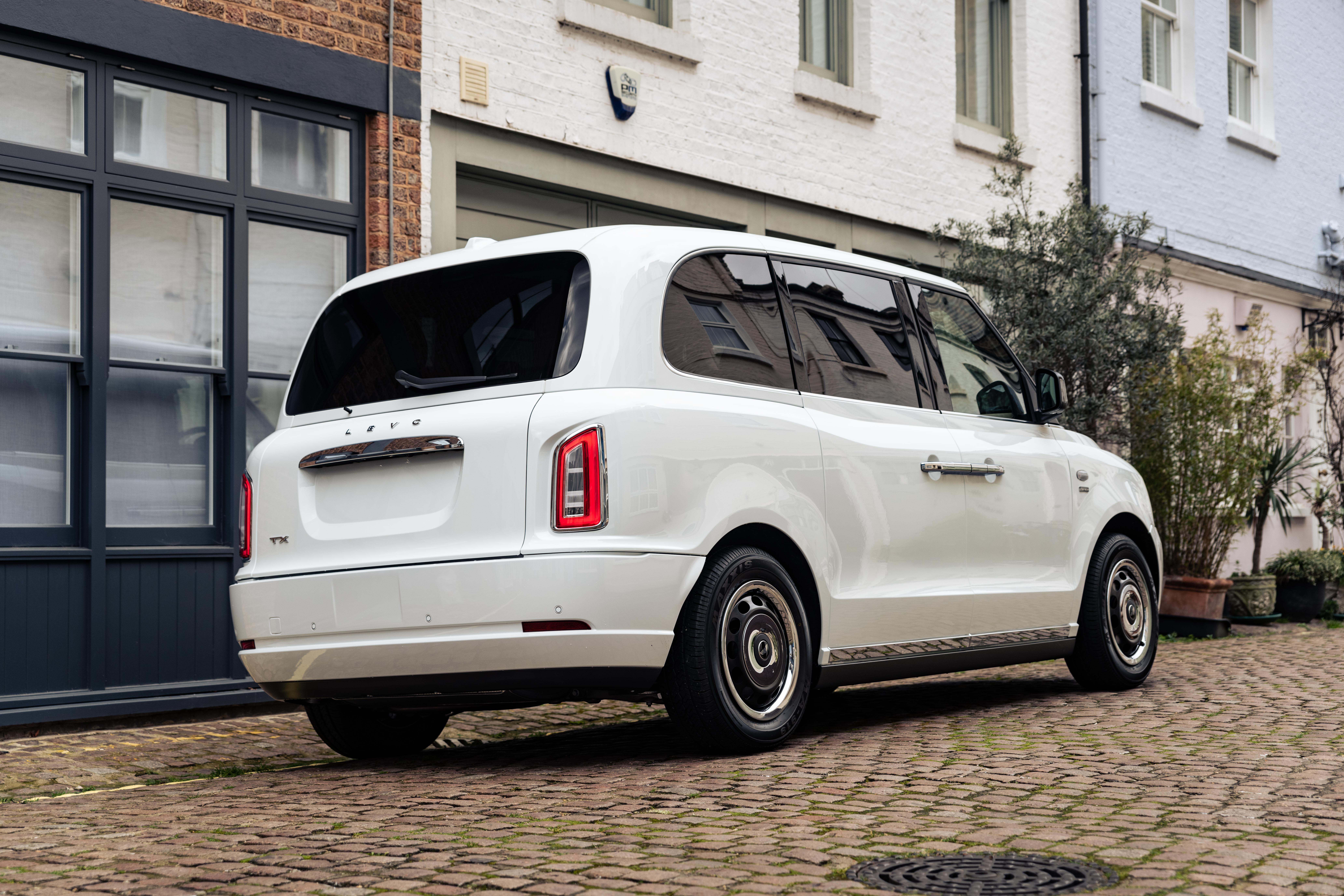 2022 LEVC TX SUTTON VIP CLASS - 190 MILES - VAT Q for sale by auction ...