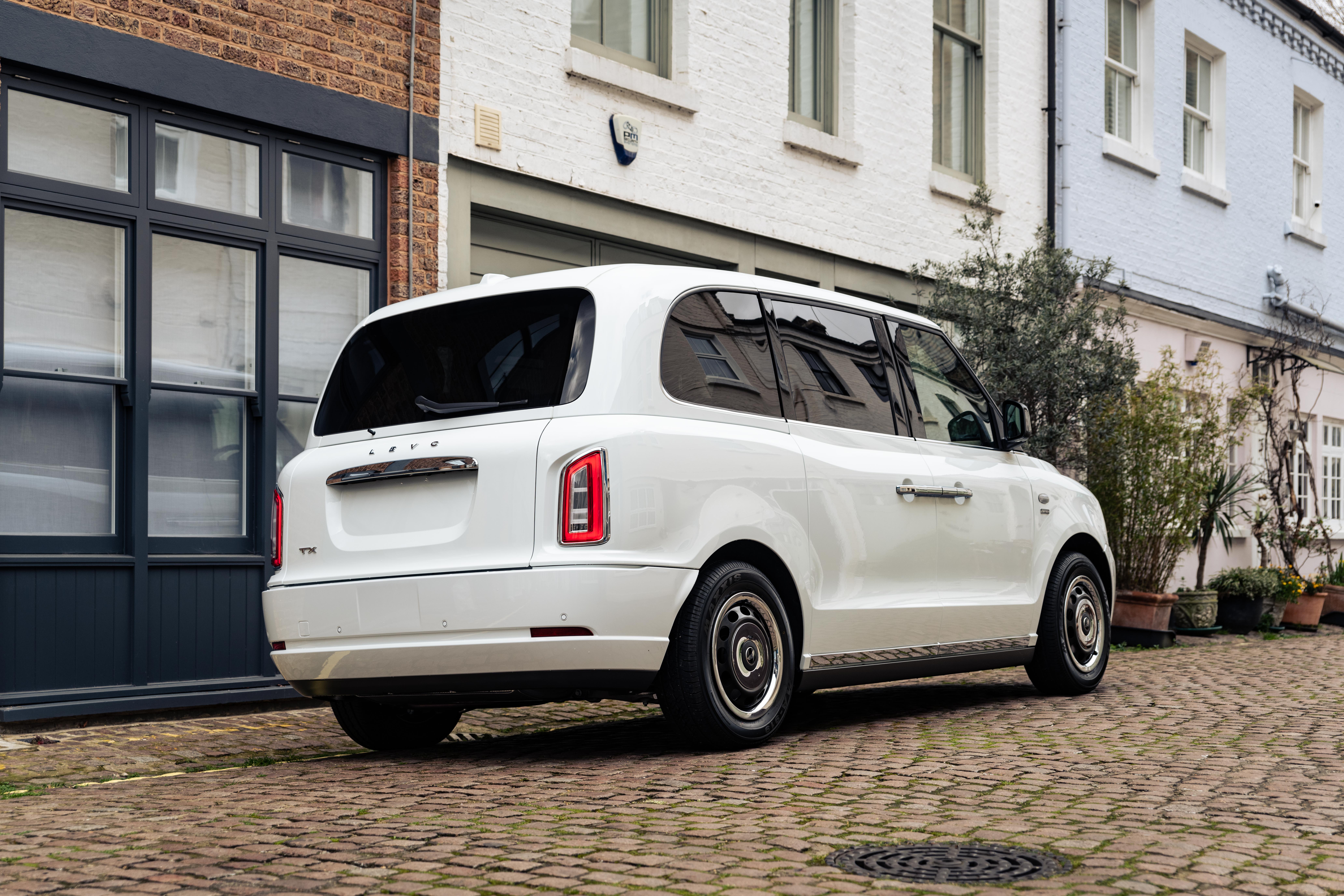 2022 LEVC TX SUTTON VIP CLASS - 190 MILES - VAT Q for sale by auction ...