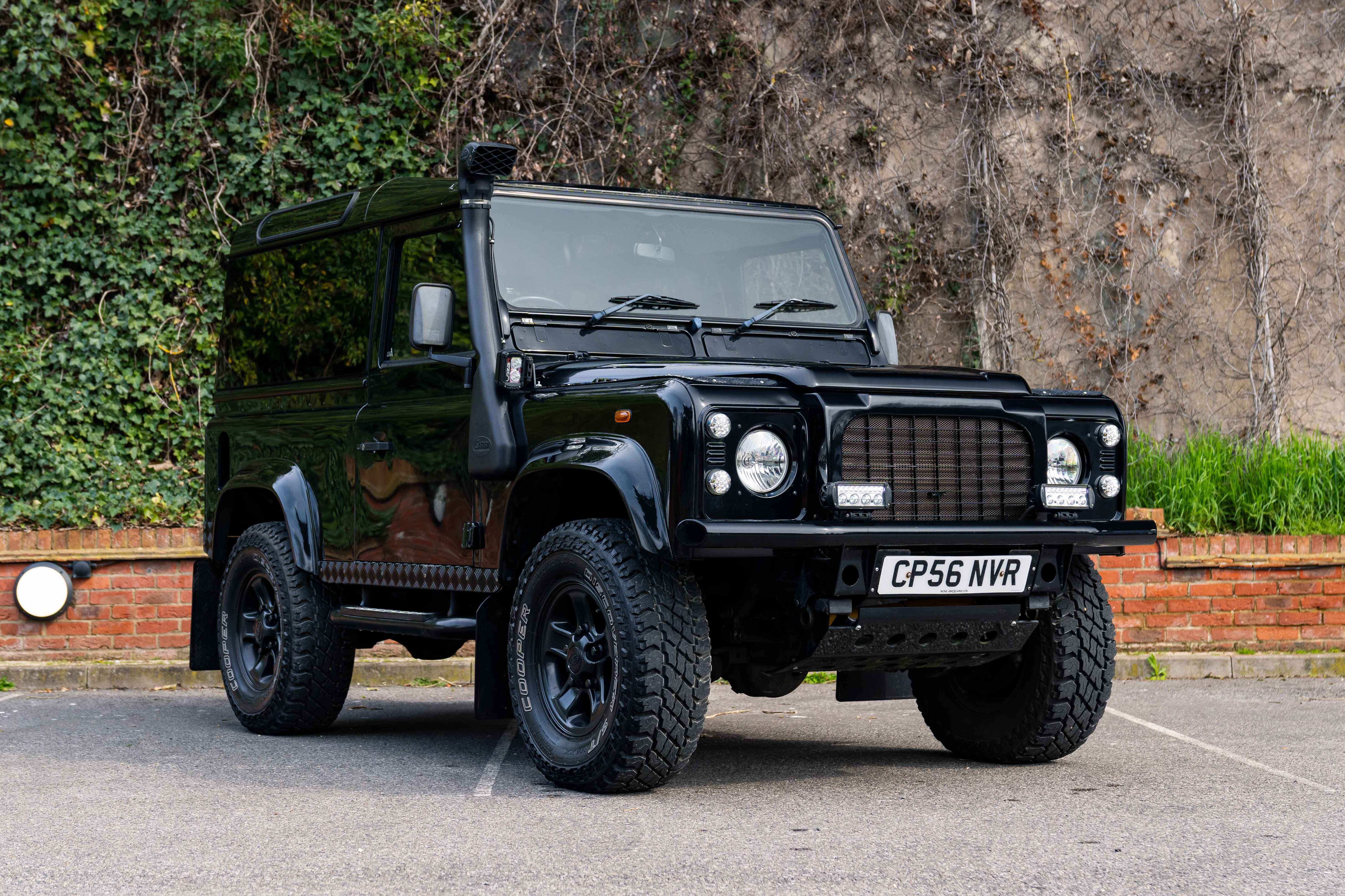 Land Rover Defender 90 Lifted