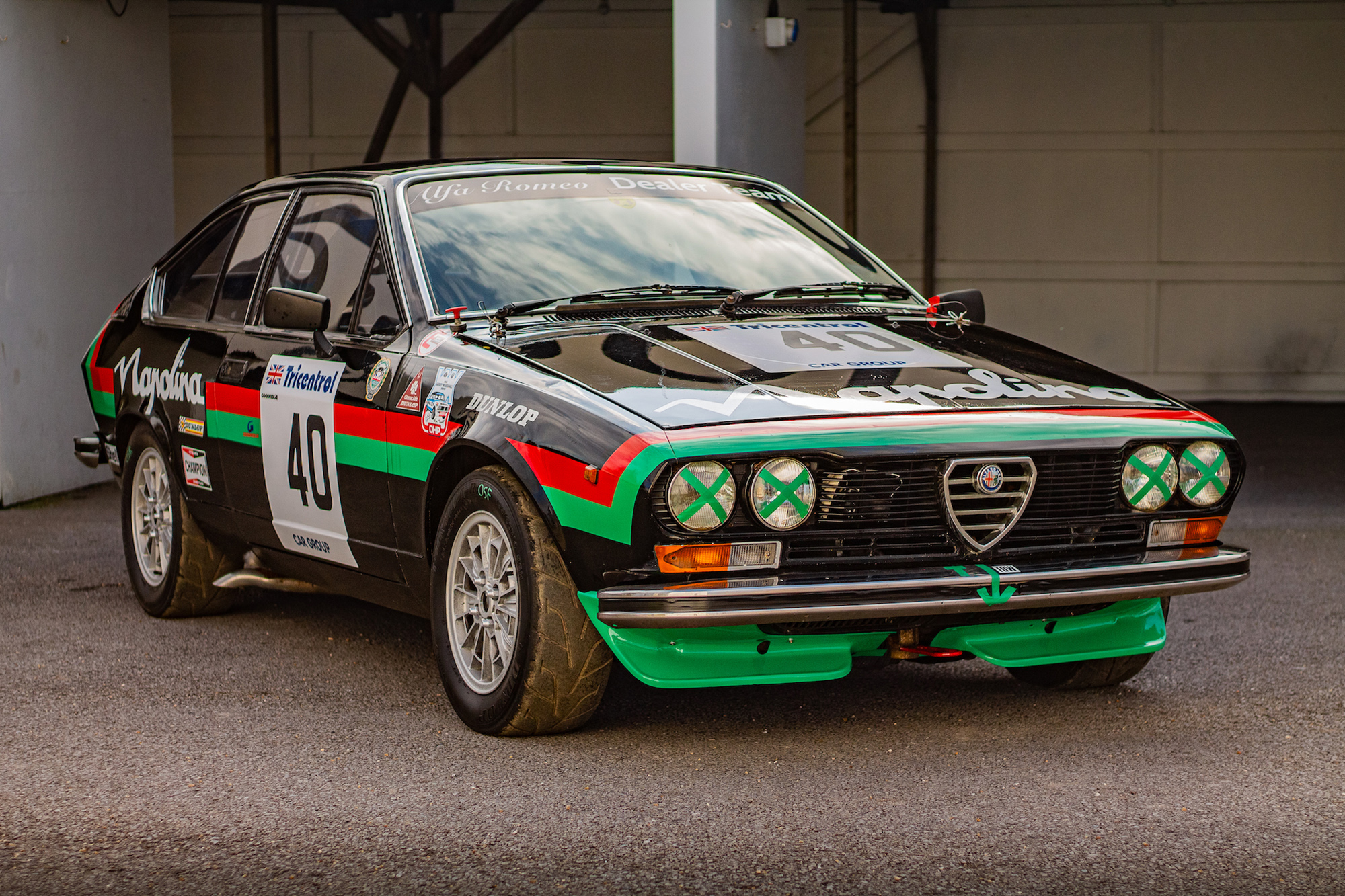 Alfa romeo race car store