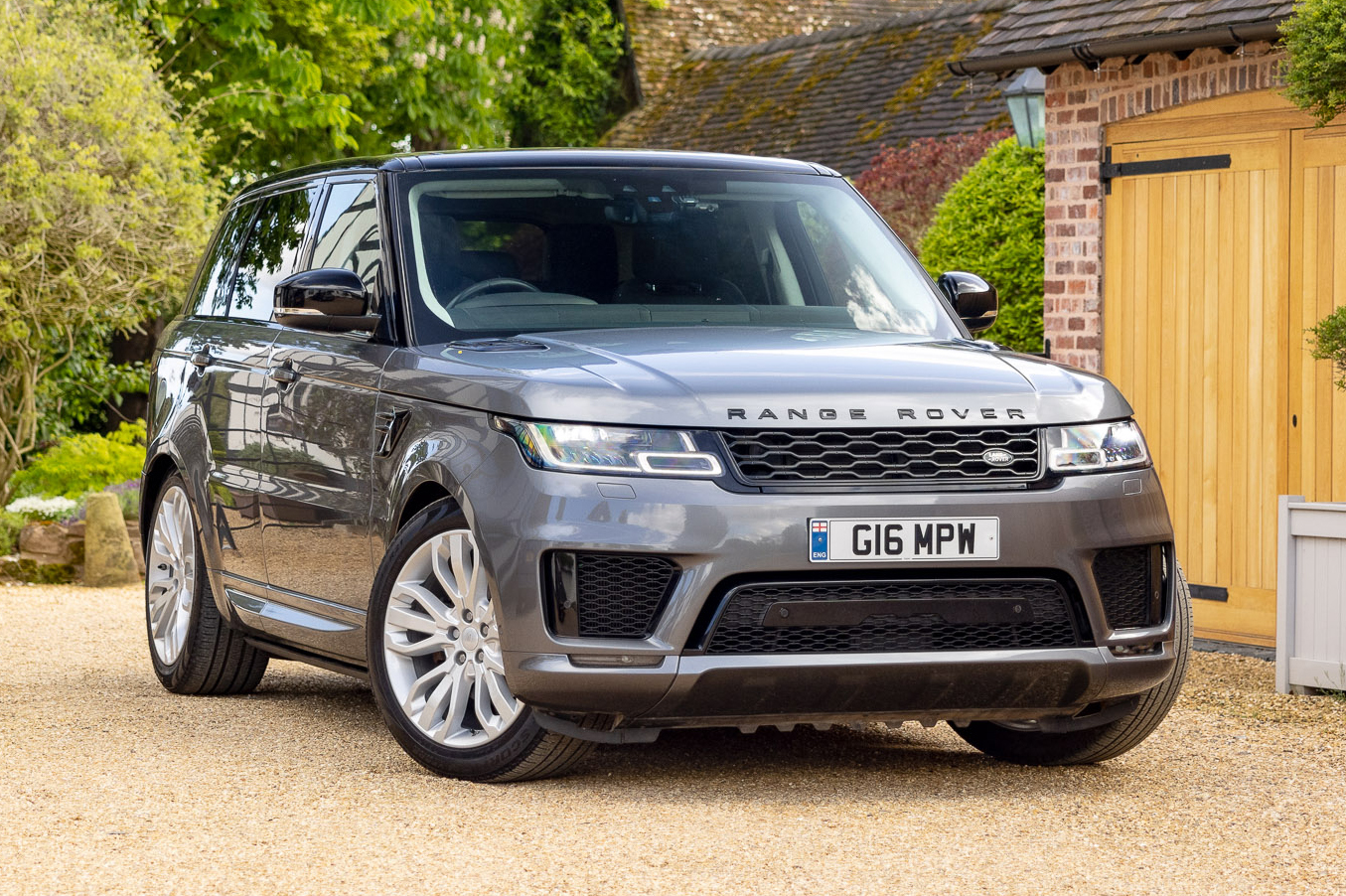 2018 range rover sport store