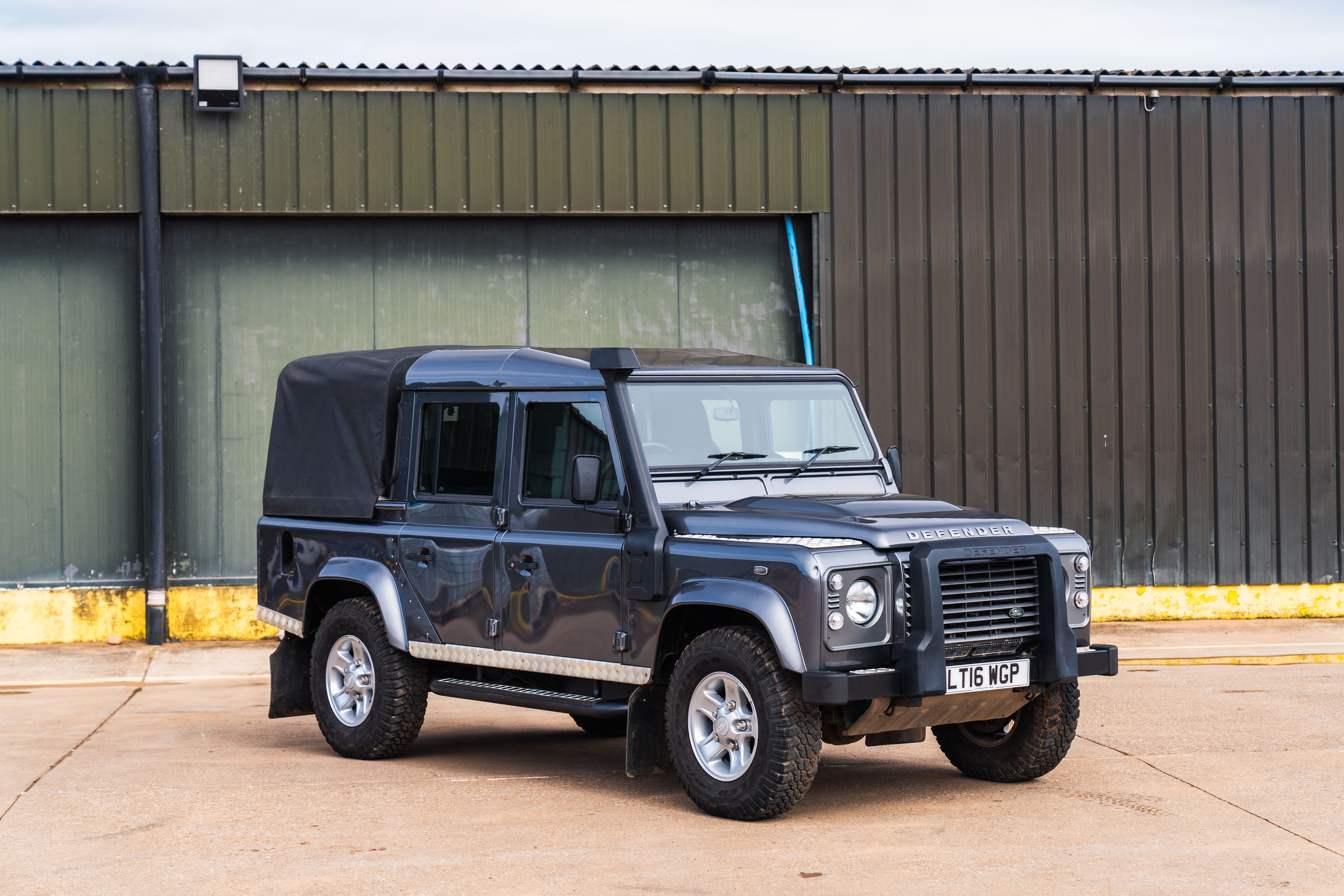 2016 LAND ROVER DEFENDER 110 XS DOUBLE CAB - 11,703 MILES - VAT Q for ...