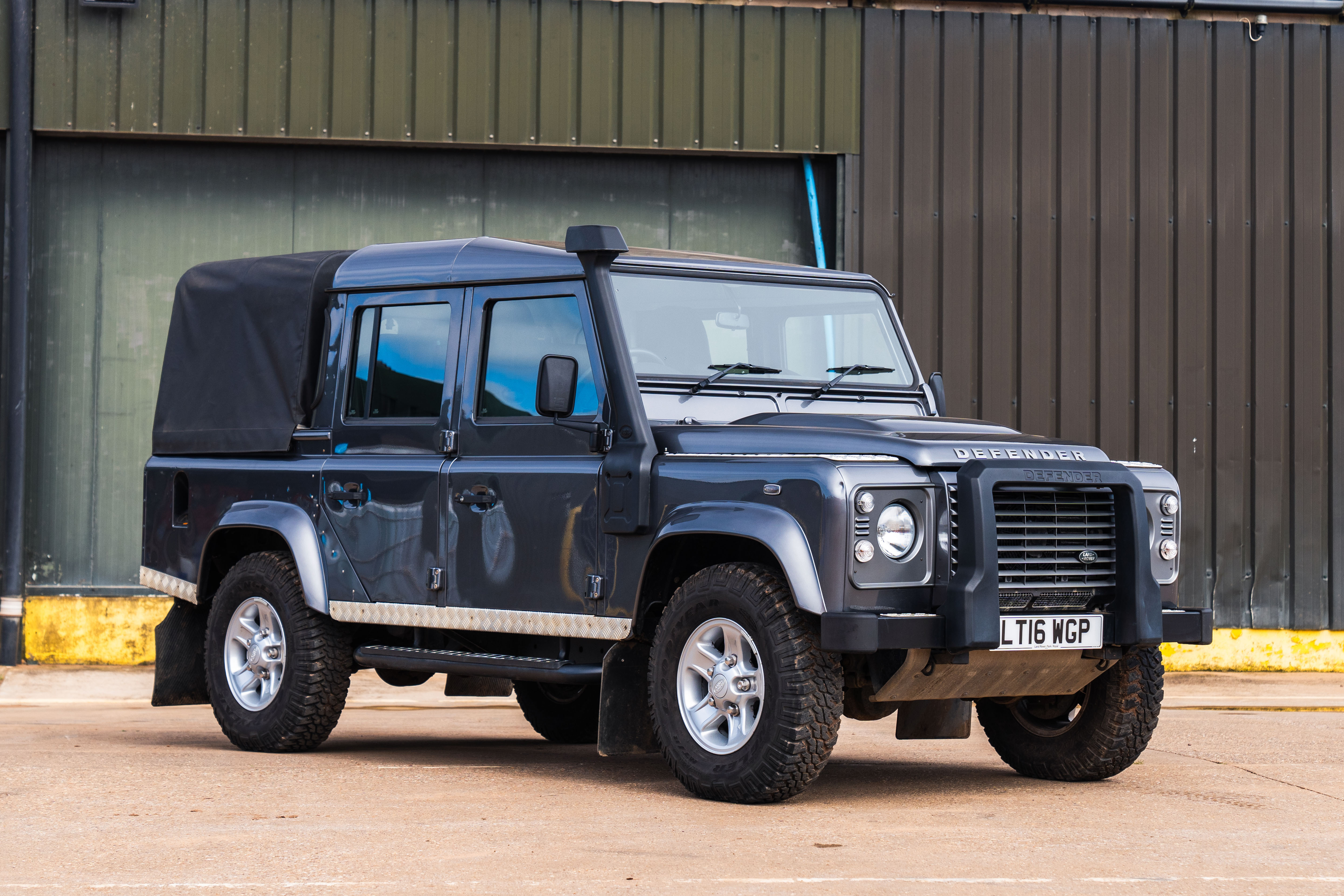 Land Rover Defender 110 Crew Cab Landrover Defender 110 Crew Cab
