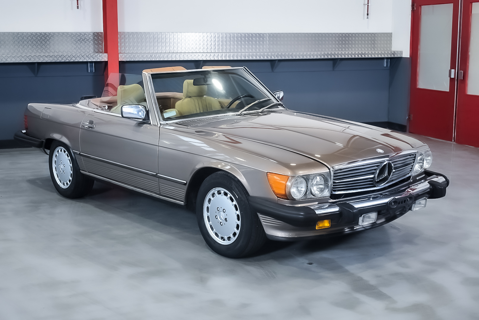 1988 MERCEDES-BENZ (R107) 560SL for sale by auction in Schiedam ...