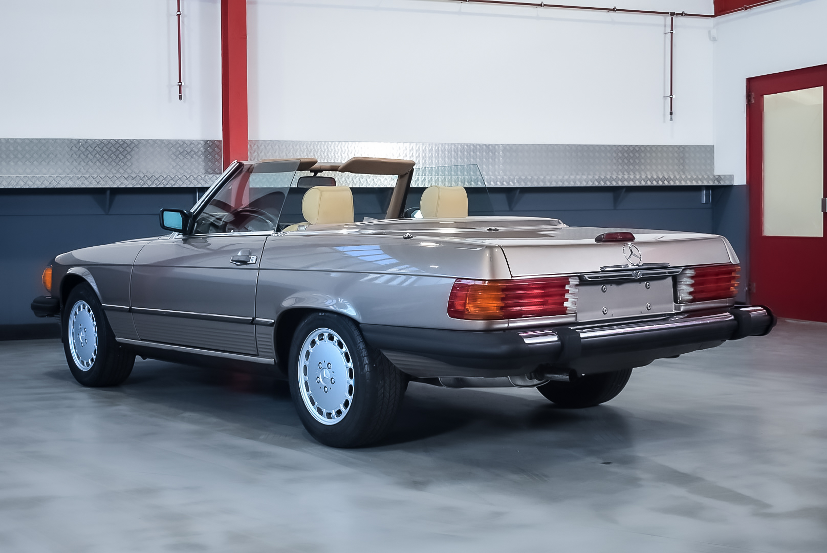1988 MERCEDES-BENZ (R107) 560SL for sale by auction in Schiedam ...