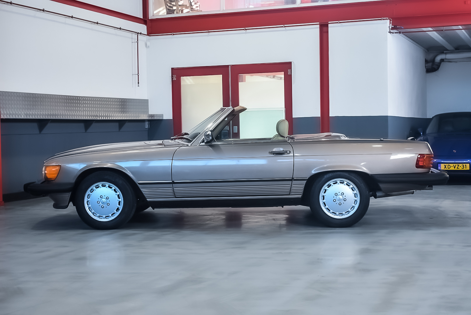 1988 MERCEDES-BENZ (R107) 560SL for sale by auction in Schiedam ...