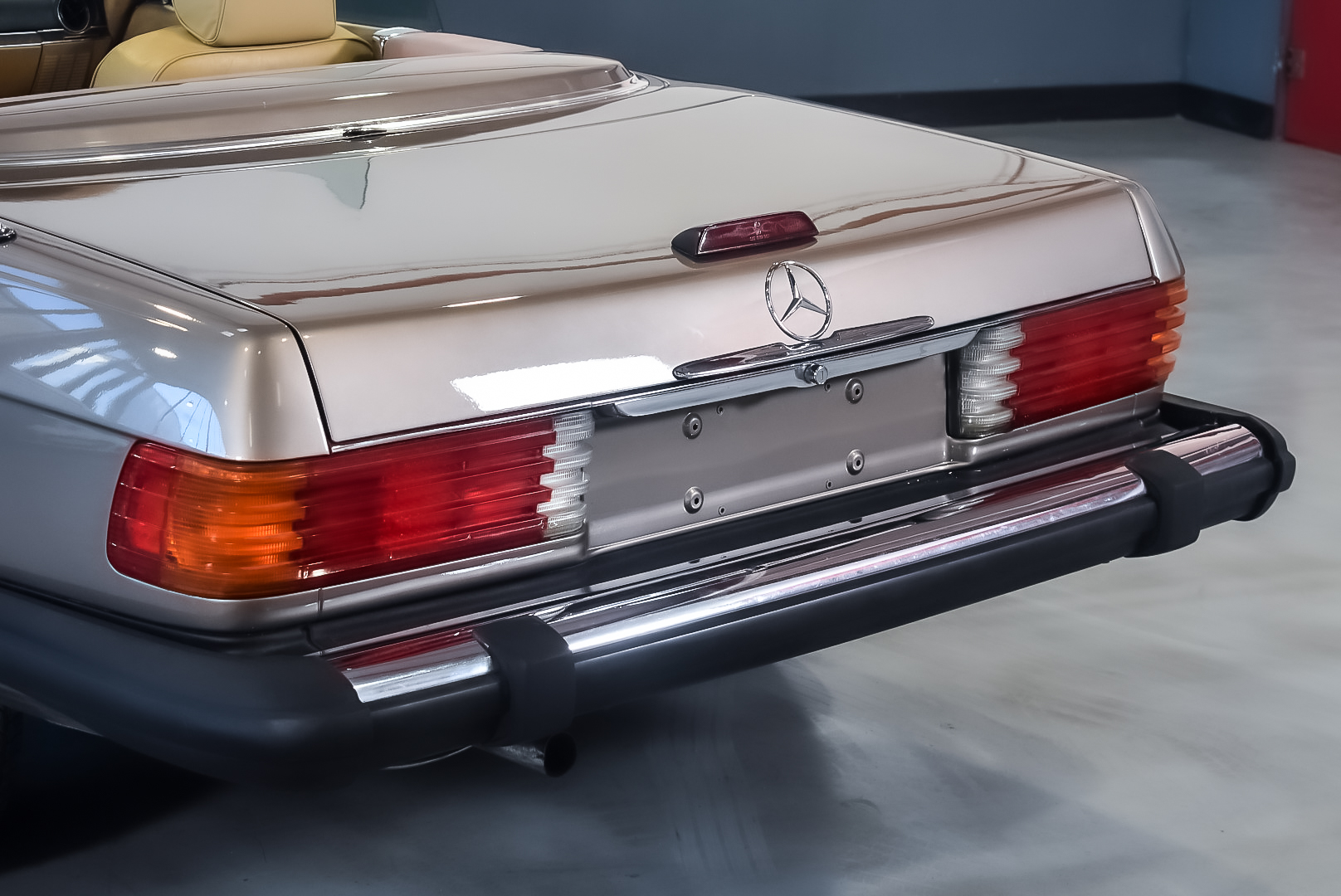 1988 MERCEDES-BENZ (R107) 560SL for sale by auction in Schiedam ...