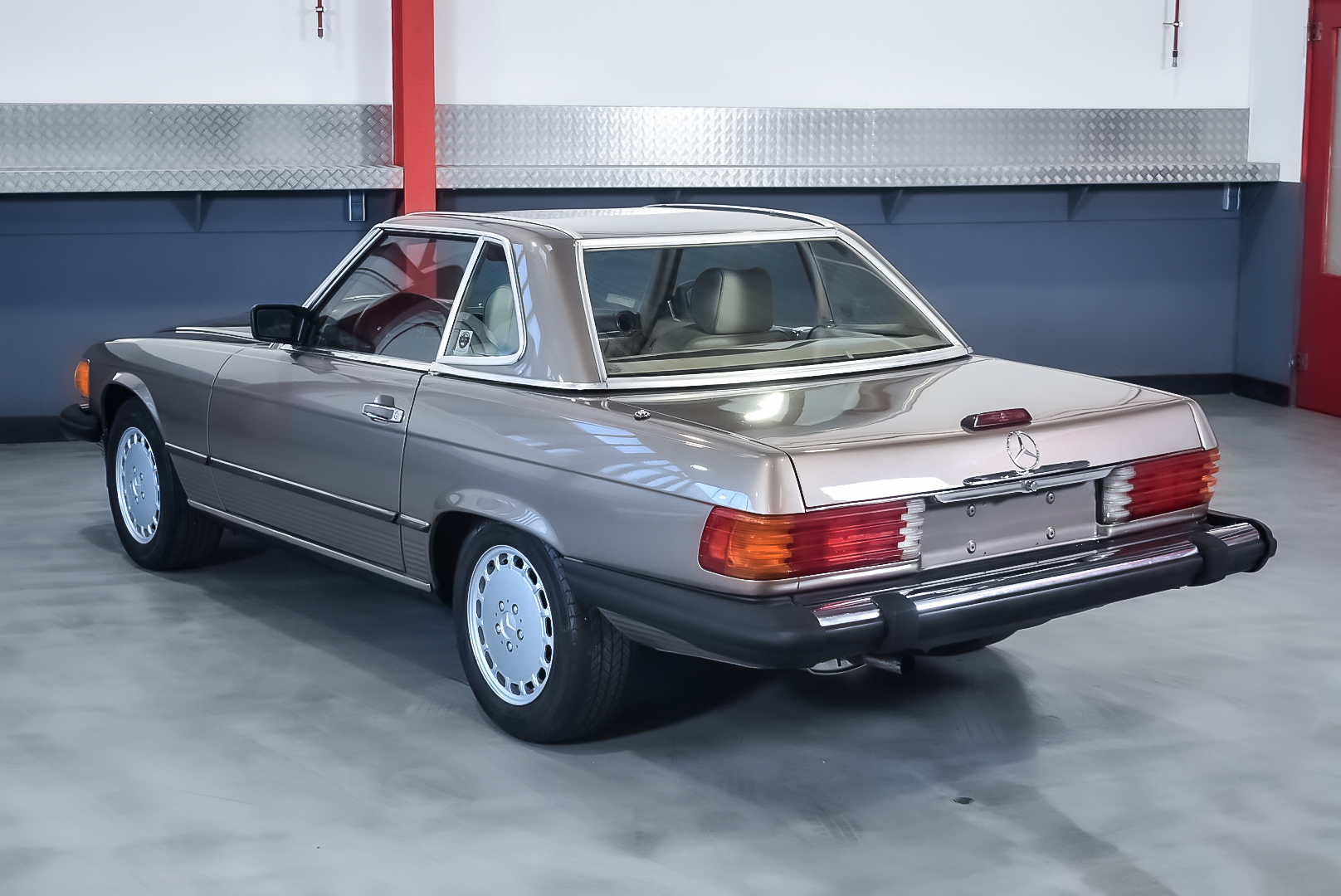 1988 MERCEDES-BENZ (R107) 560SL for sale by auction in Schiedam ...