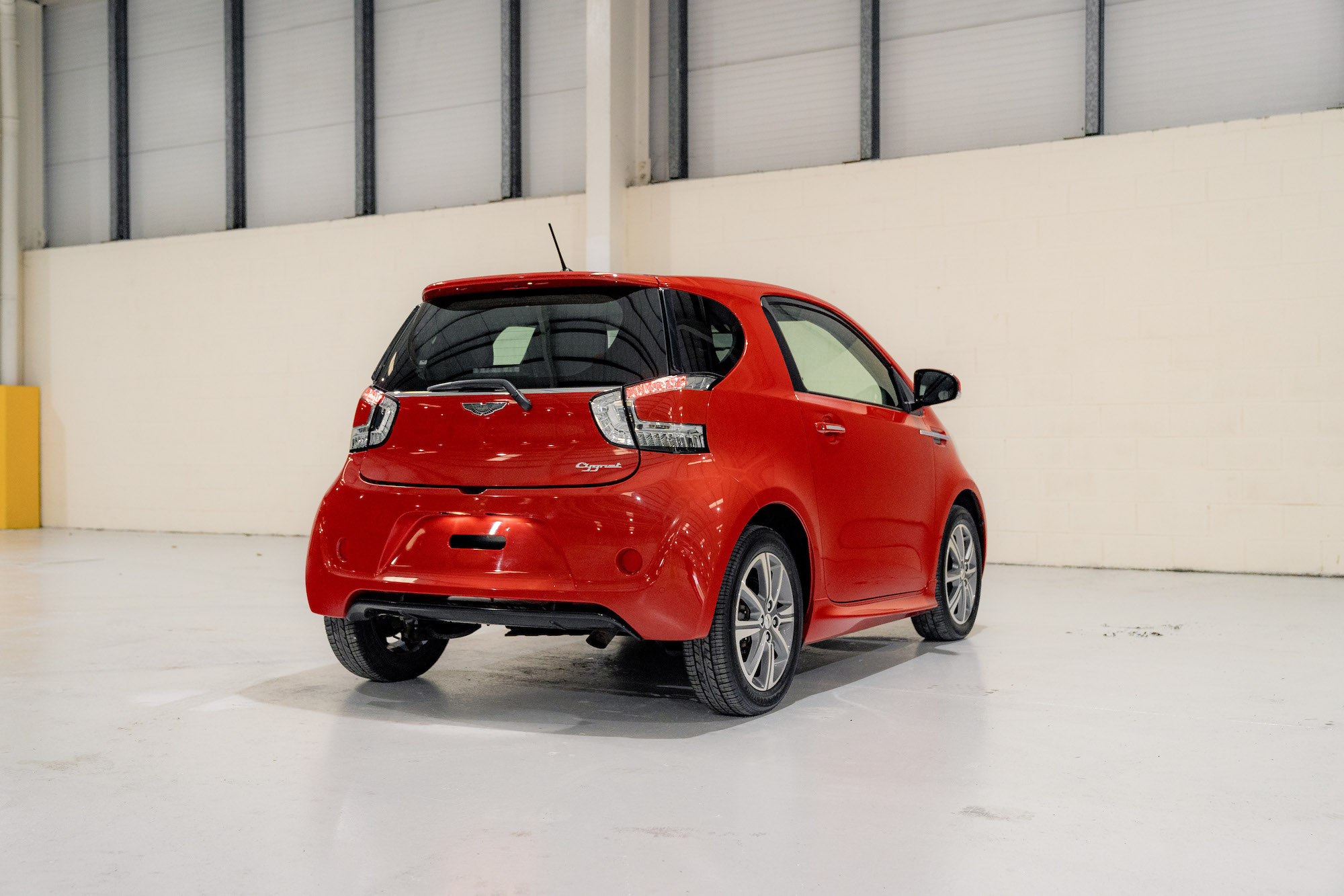 Banco Traseiro Do Aston Martin Cygnet