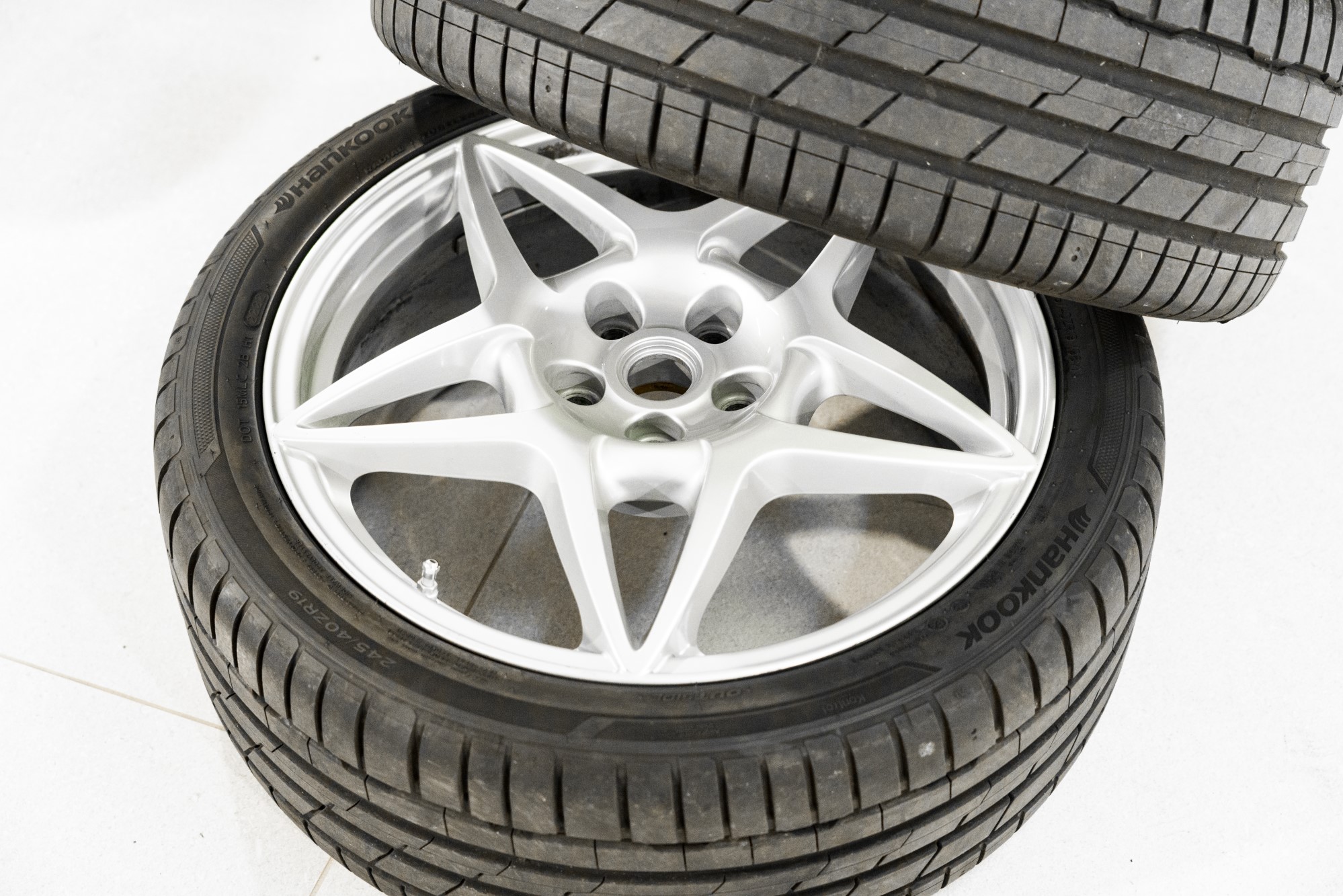 Set Of Ferrari 599 GTB Fiorano Wheels And Tyres for sale by auction in ...