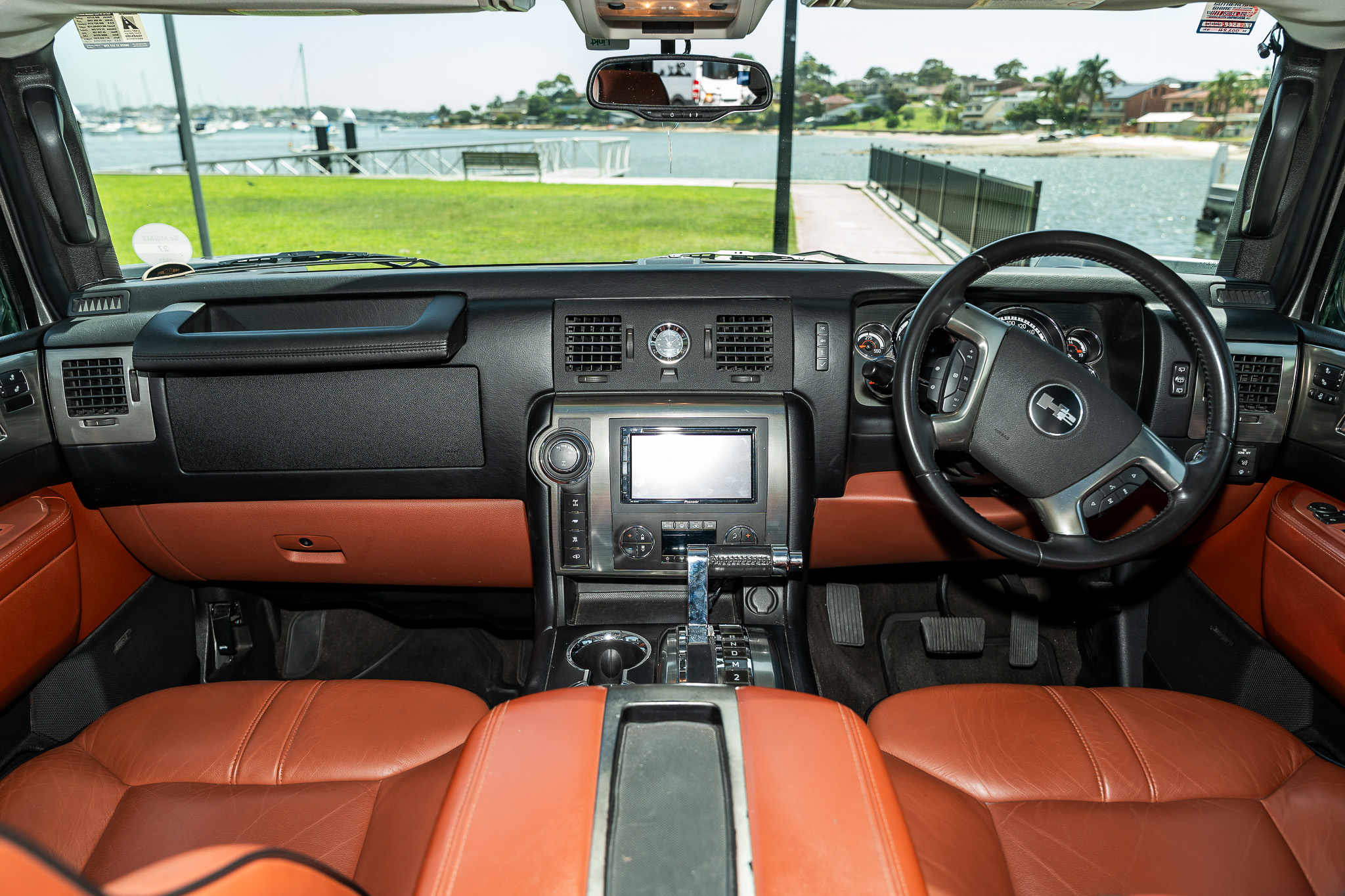 Especificaciones Interiores Del Hummer H2