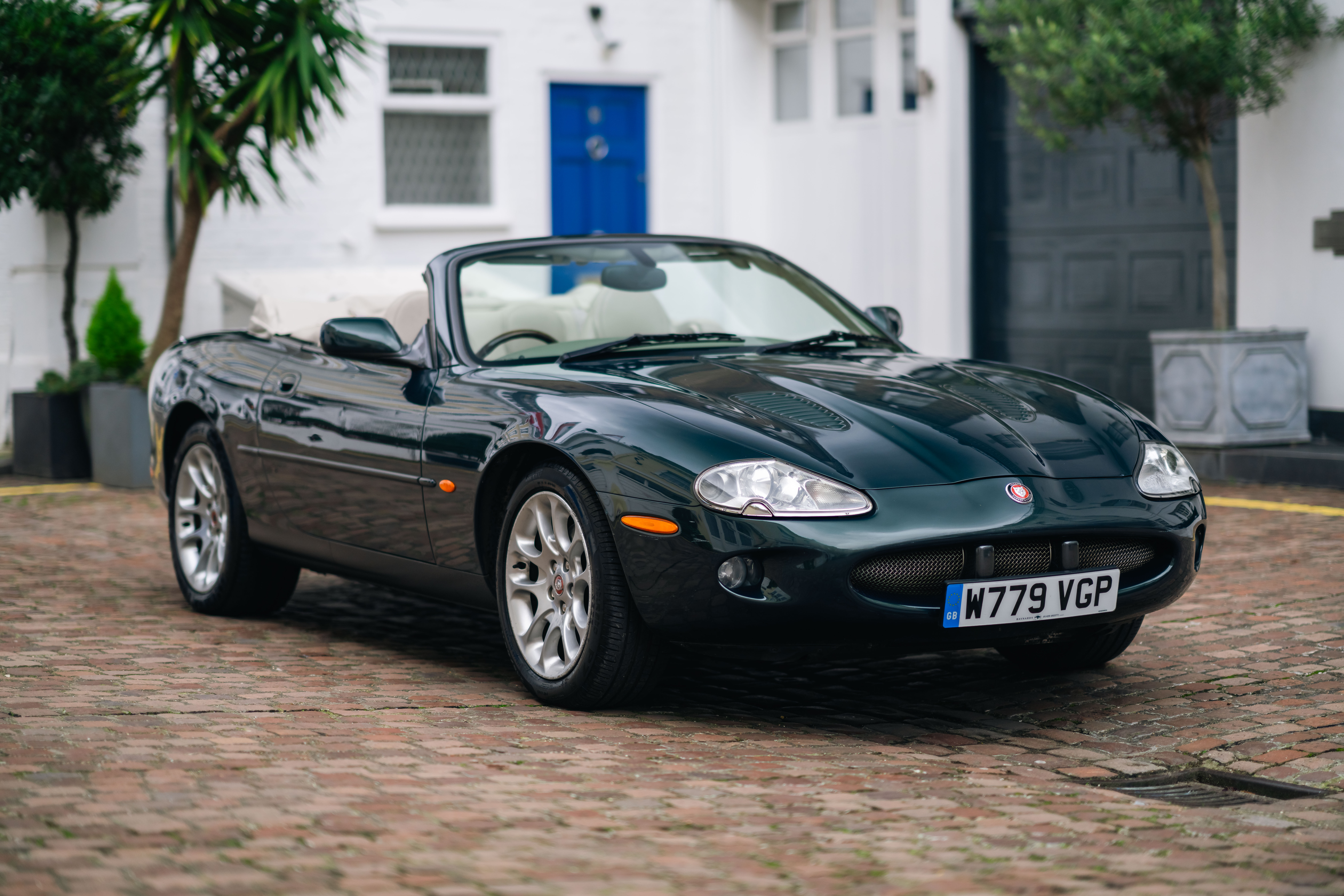 2000 Jaguar XKR 4.0 Cabriolet for sale by auction in London, United Kingdom
