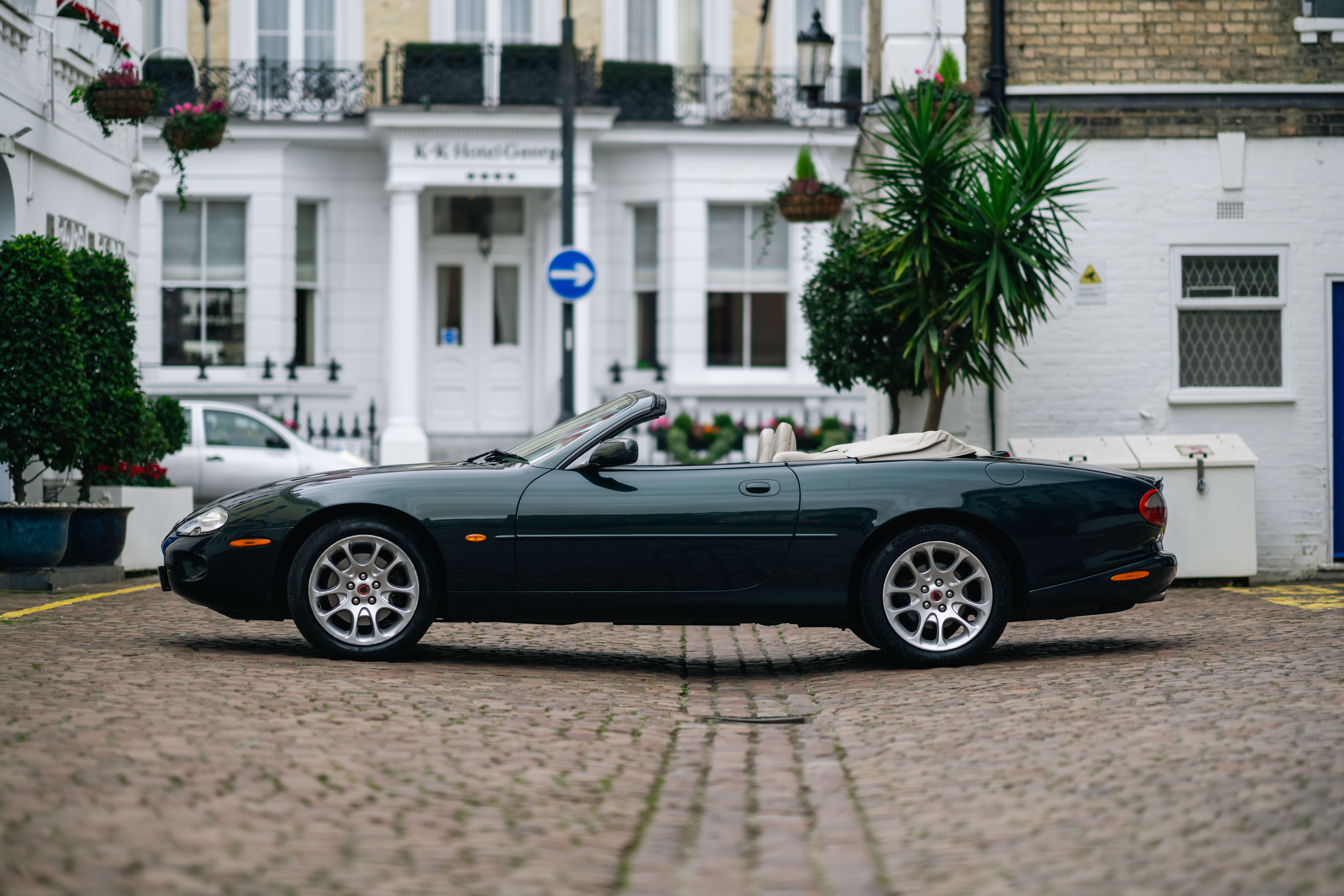 2000 Jaguar XKR 4.0 Cabriolet for sale by auction in London, United Kingdom