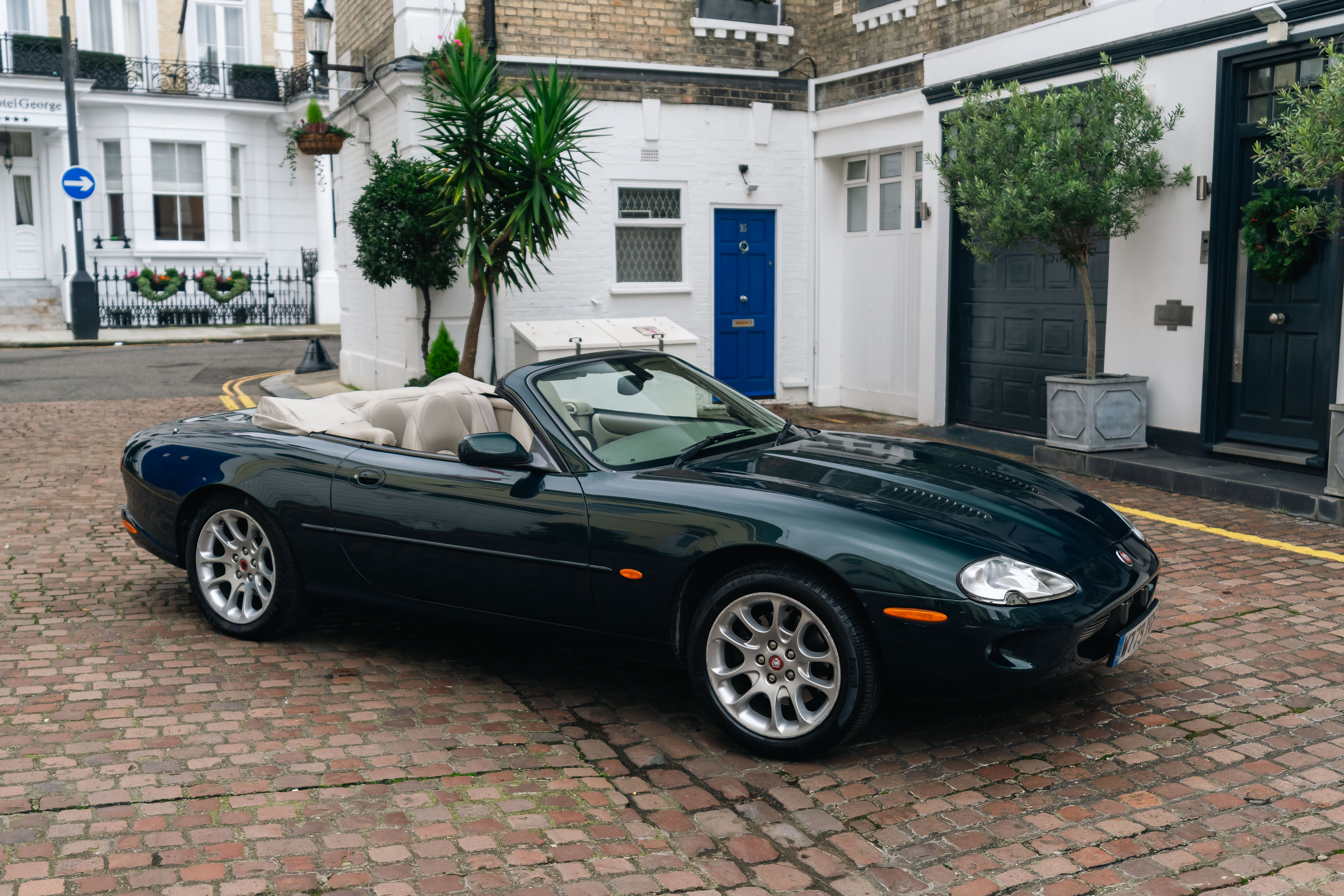 2000 Jaguar XKR 4.0 Cabriolet for sale by auction in London, United Kingdom