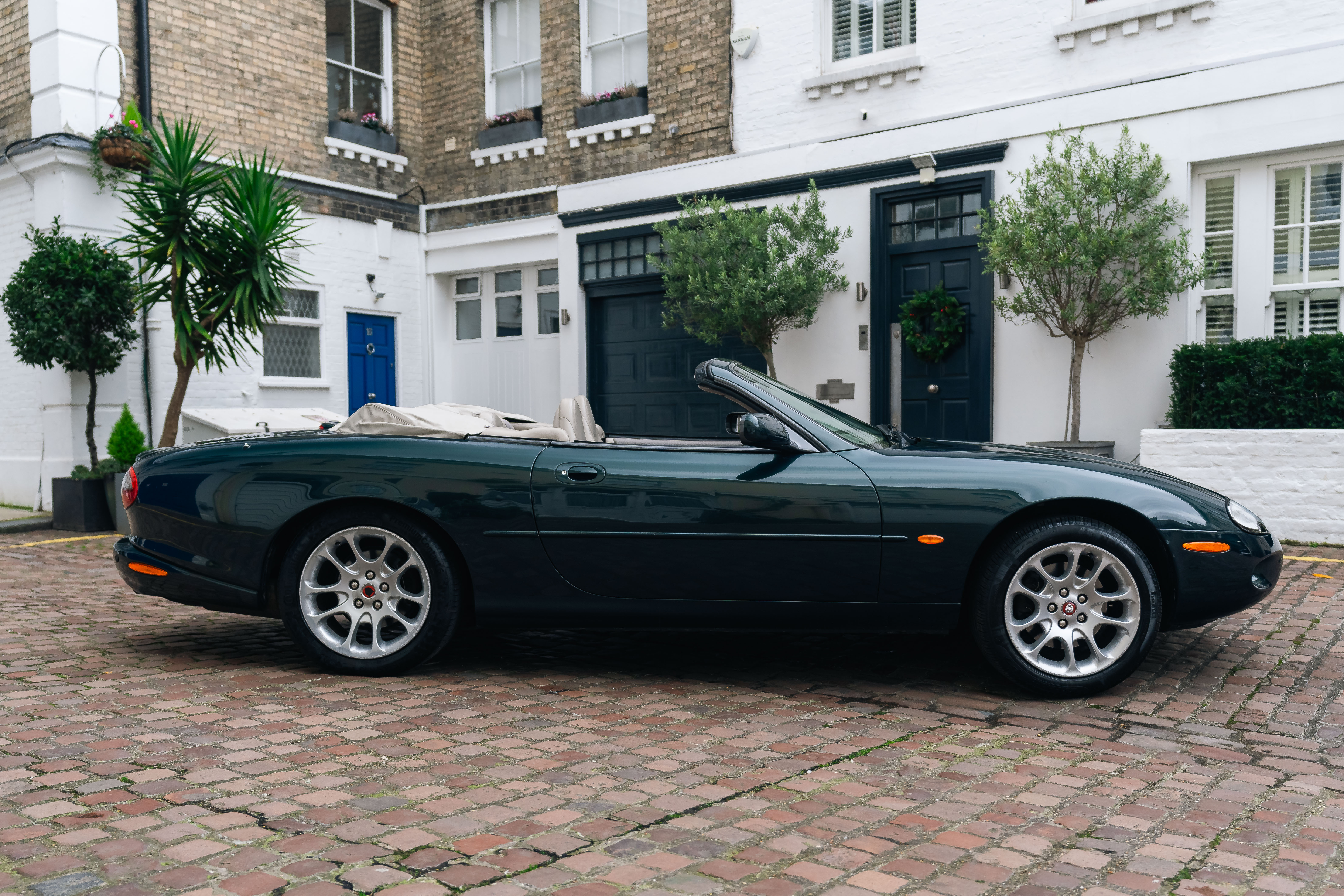 2000 Jaguar XKR 4.0 Cabriolet for sale by auction in London, United Kingdom