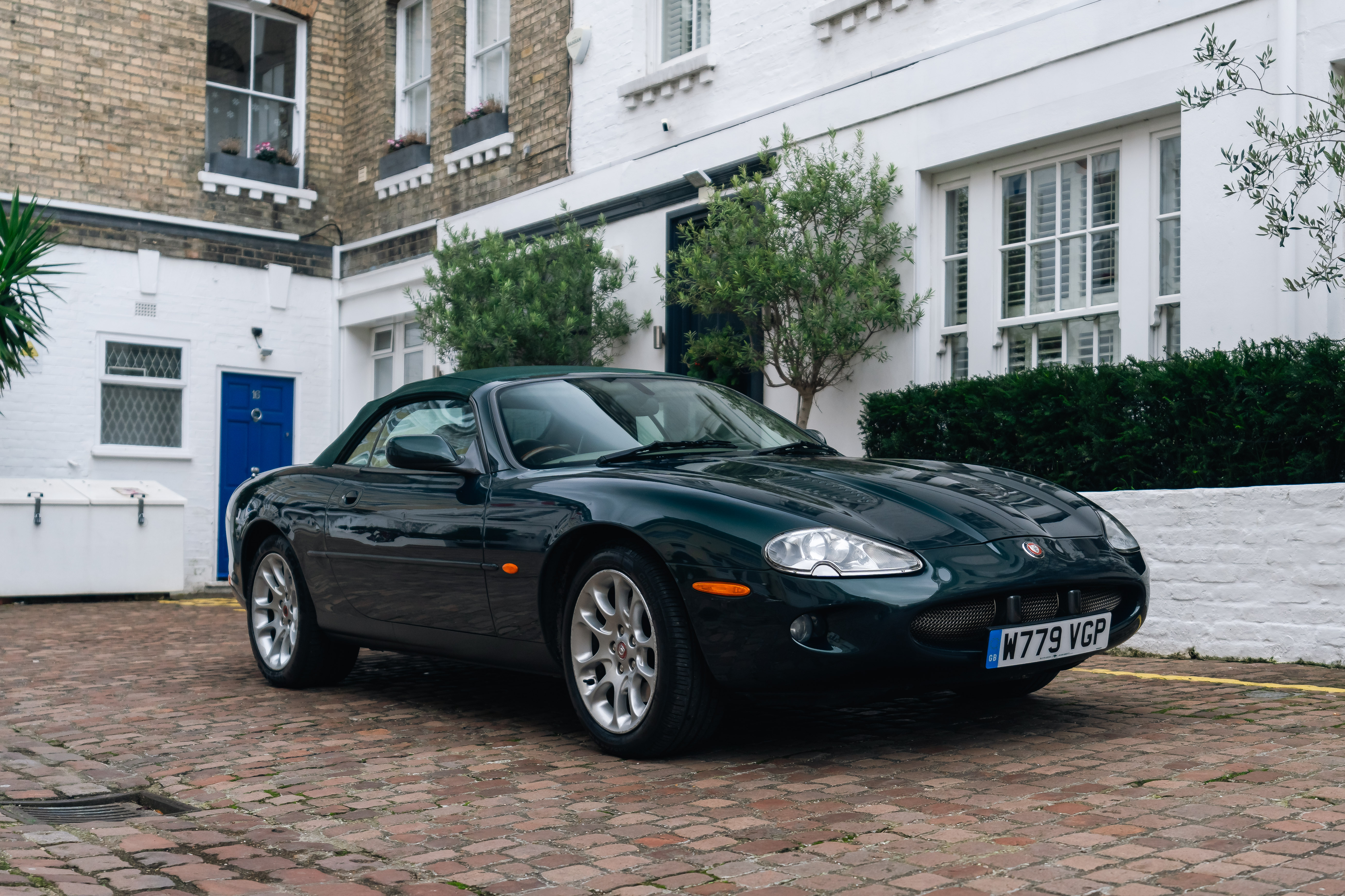 2000 Jaguar XKR 4.0 Cabriolet for sale by auction in London, United Kingdom