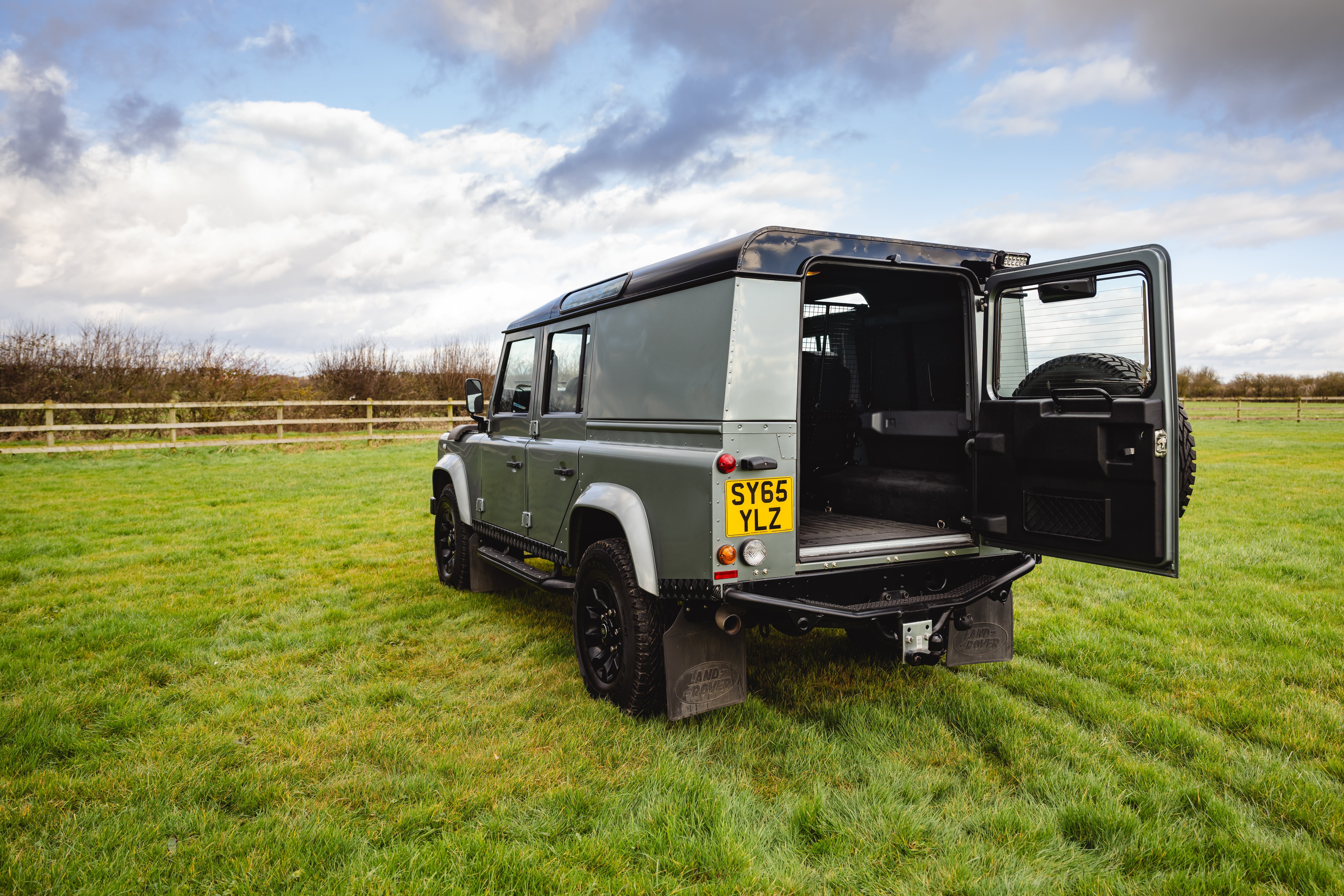 2016 Land Rover Defender 110 XS Utility - 33,000 Miles - VAT Q for sale ...