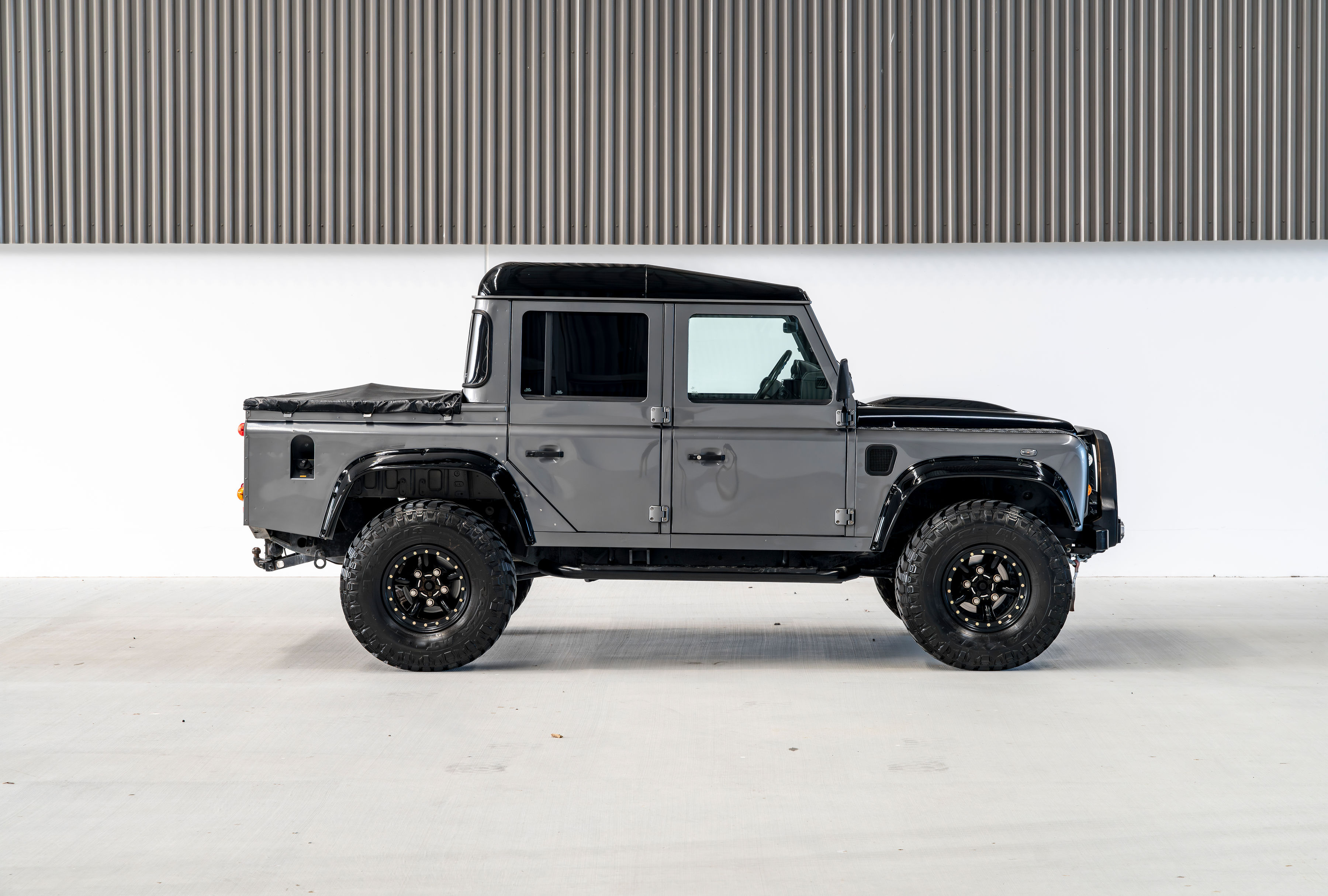 2015 Land Rover Defender 110 XS Double Cab for sale by auction in ...