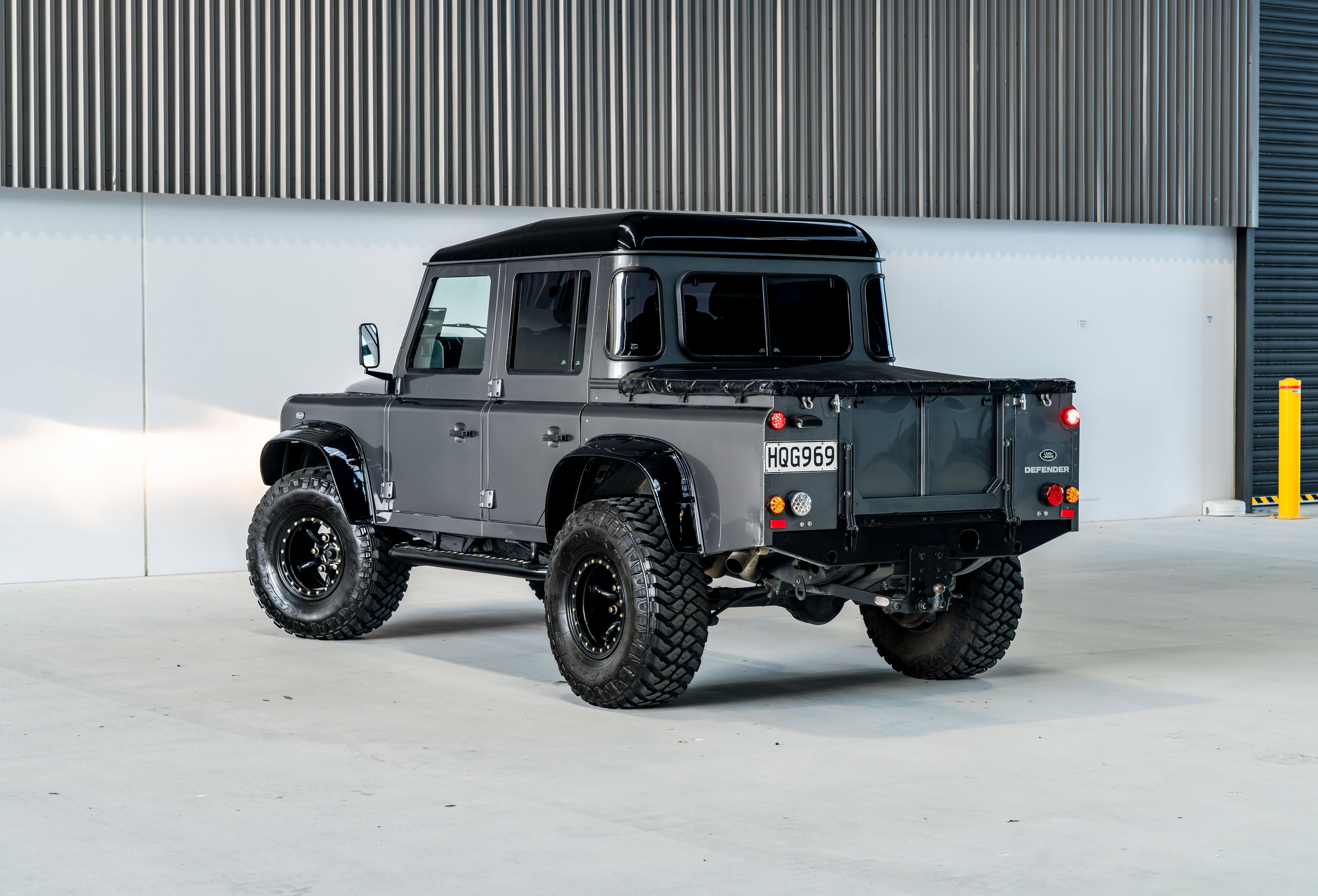 2015 Land Rover Defender 110 XS Double Cab for sale by auction in ...