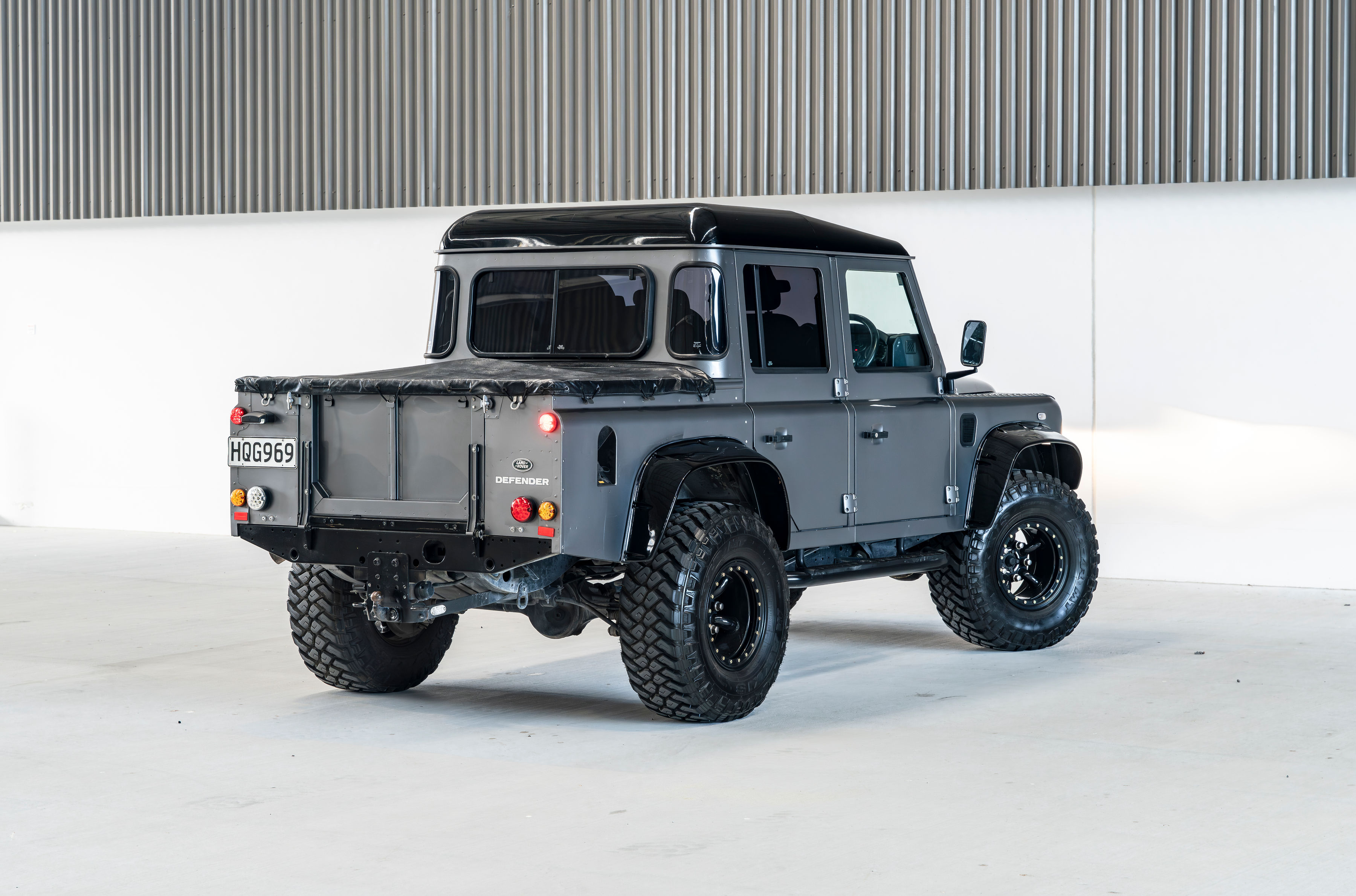 2015 Land Rover Defender 110 XS Double Cab for sale by auction in ...