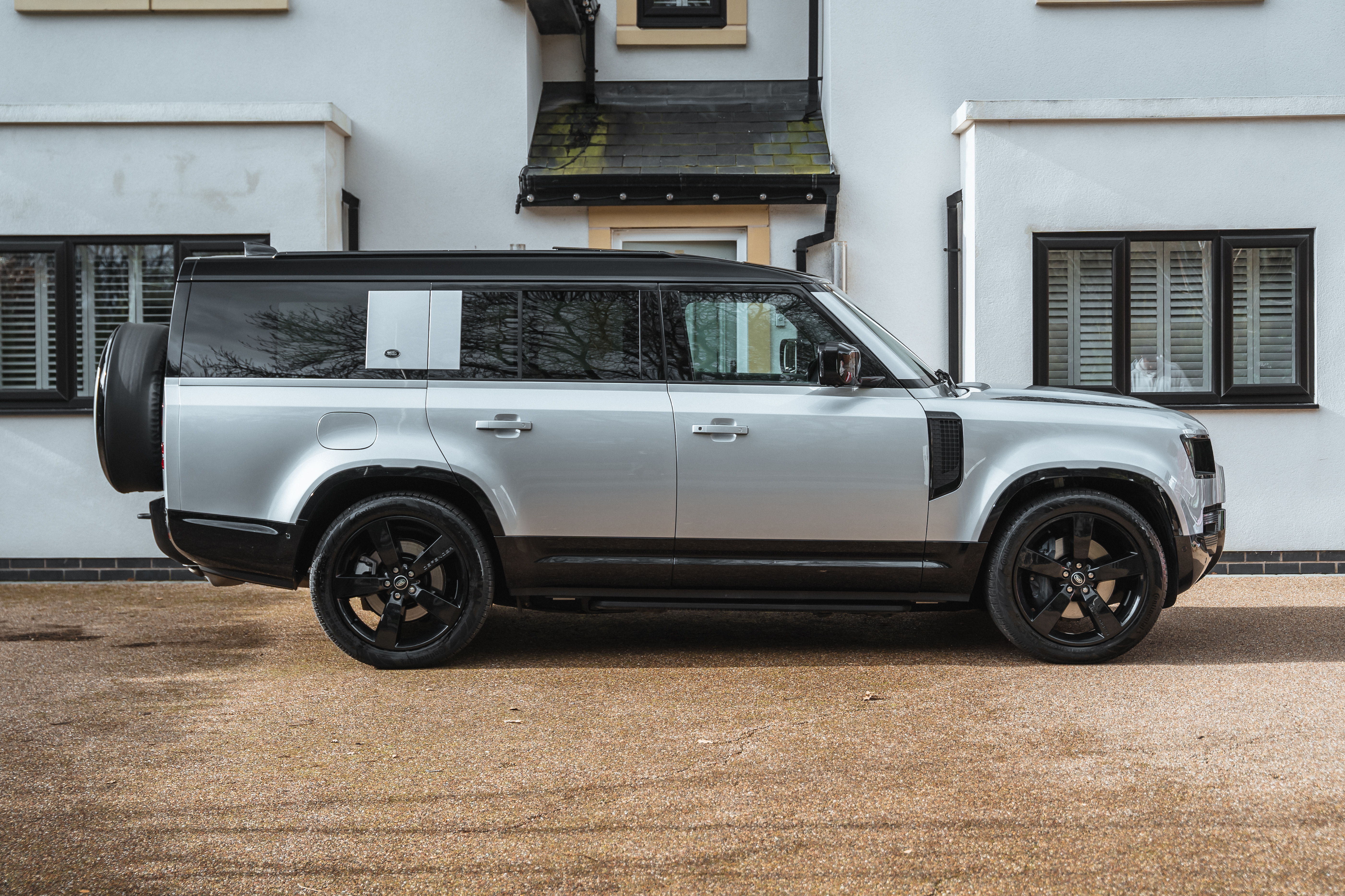 2023 Land Rover Defender 130 P400 X-Dynamic - 1,135 Miles for sale by ...
