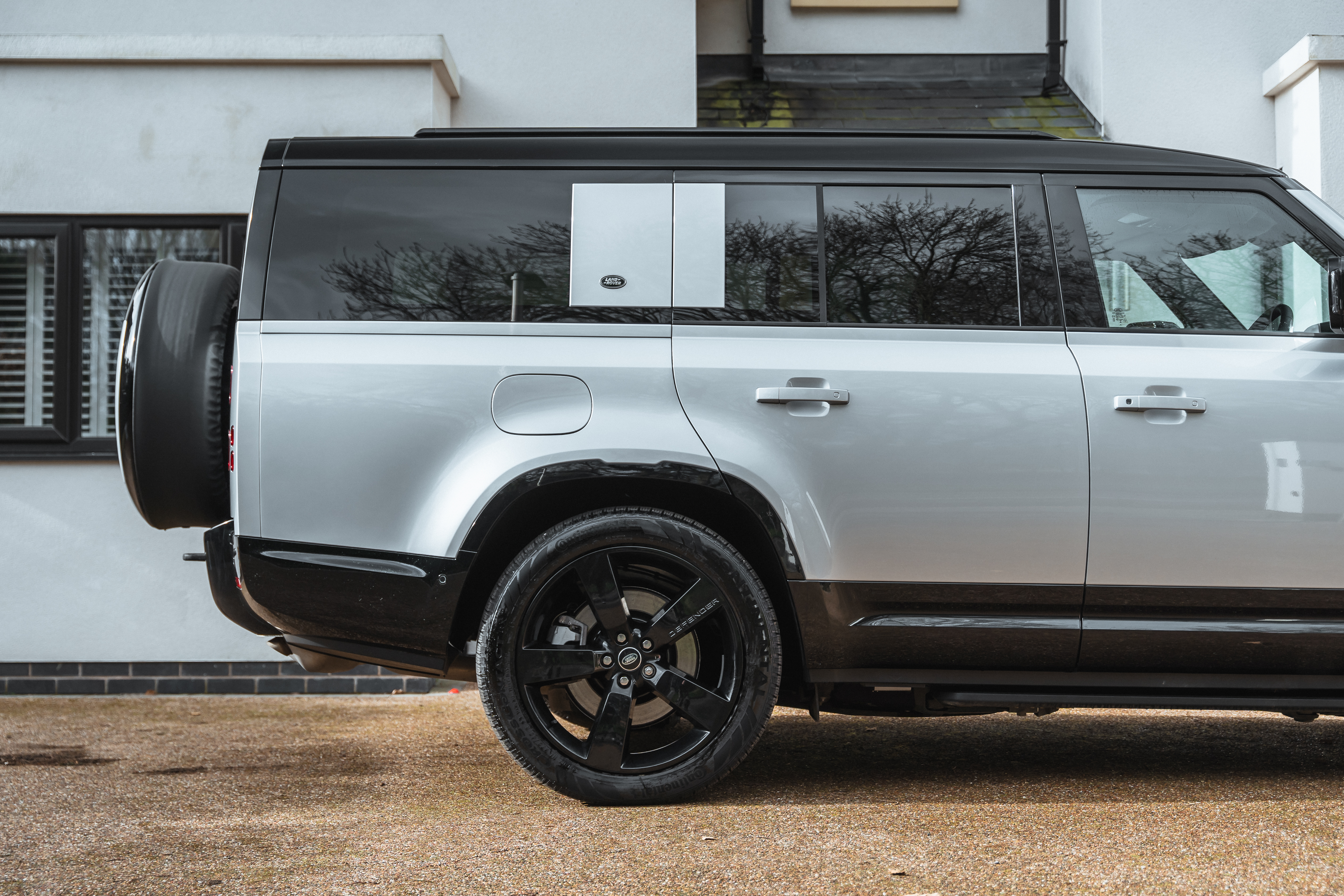 2023 Land Rover Defender 130 P400 X-Dynamic - 1,135 Miles for sale by ...