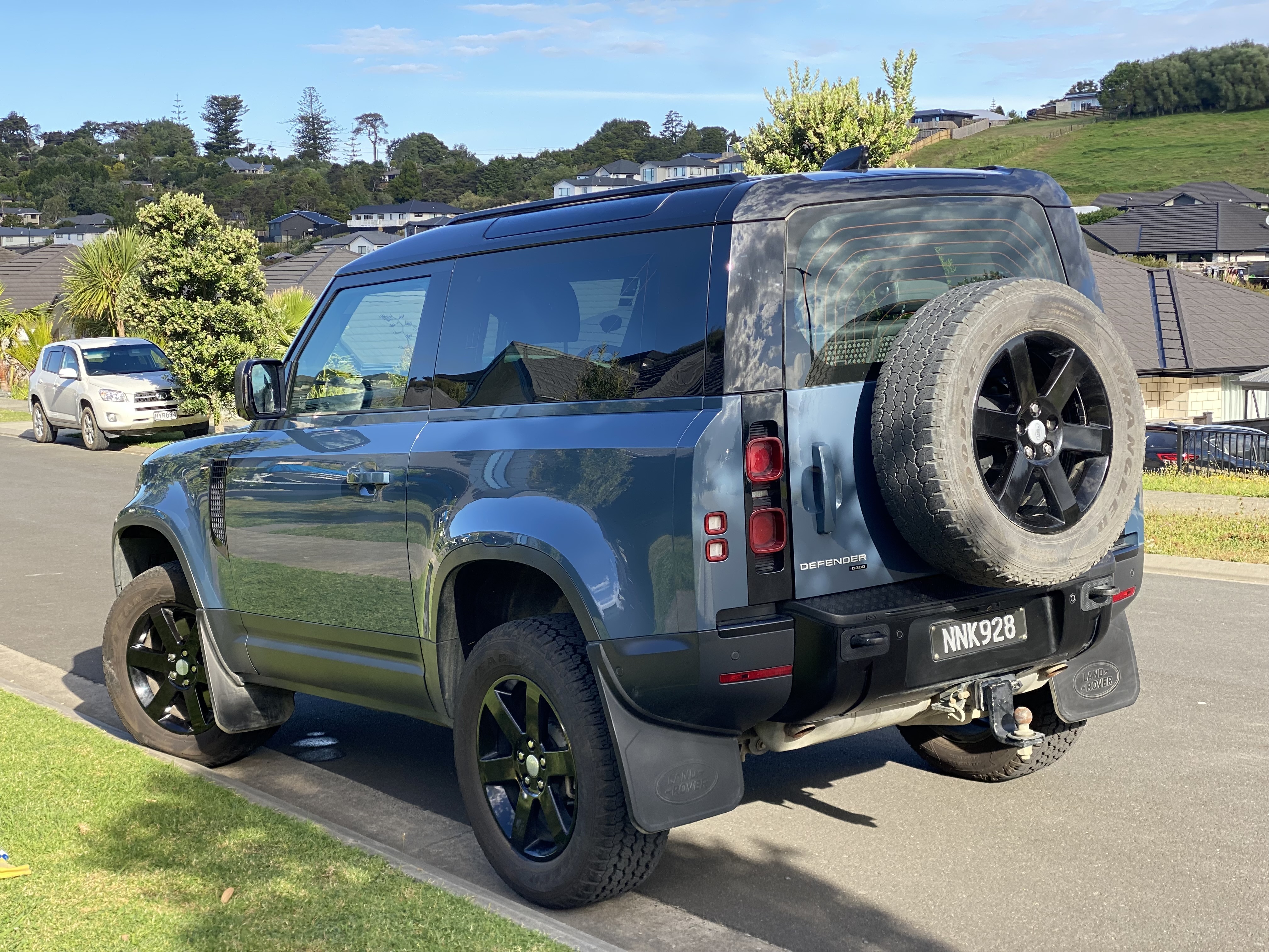 2021 Land Rover Defender 90 D300 SE for sale by classified listing ...