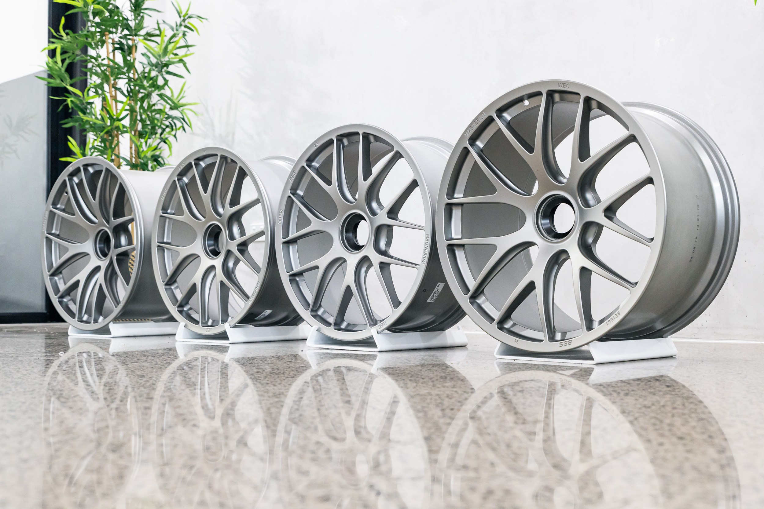 Set of Porsche 911 (991.1 & 991.2) GT3 RS/GT2 RS BBS Magnesium Wheels ...