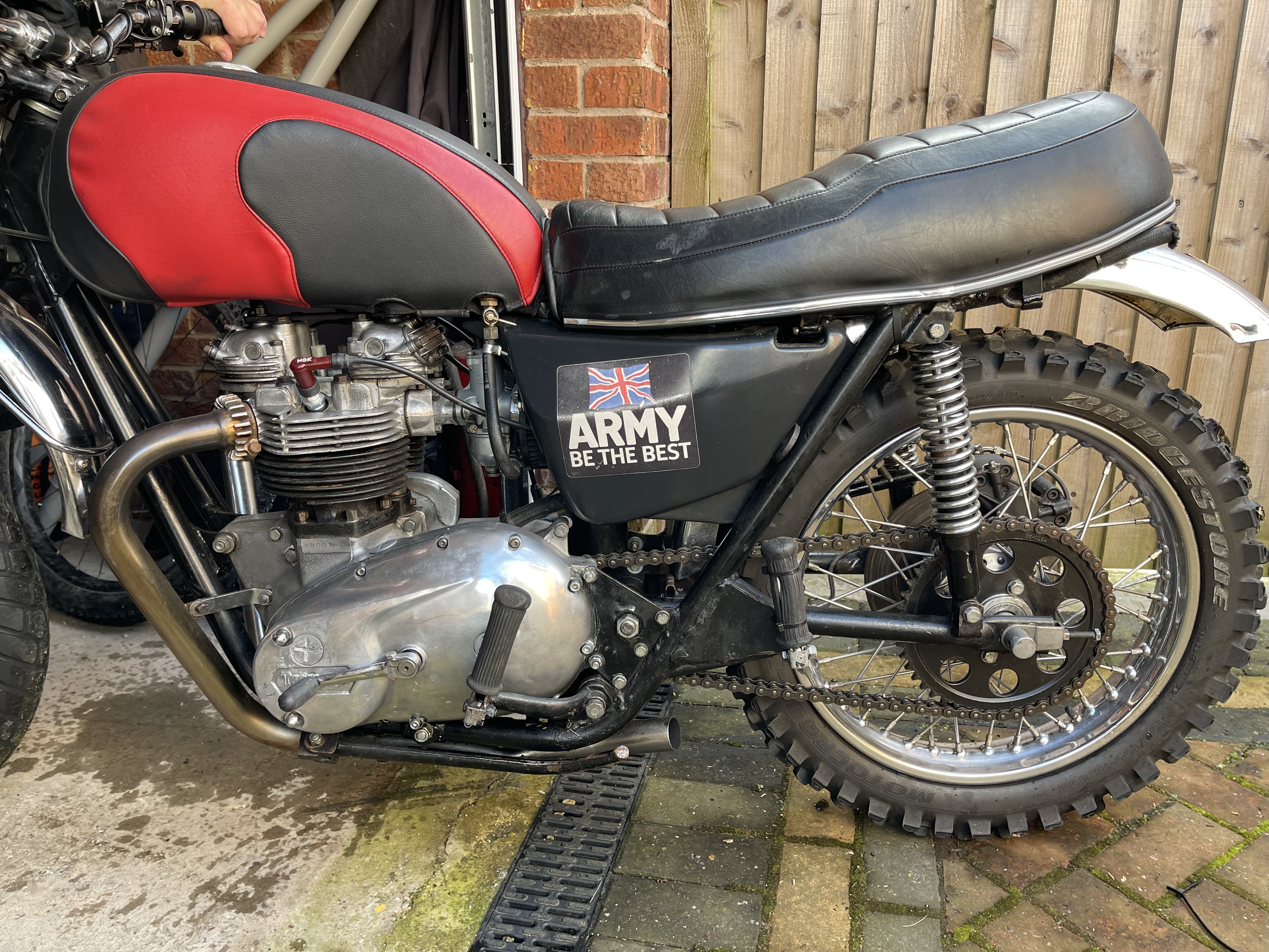 1999 Triumph Tiger TR7 T140 - Ex White Helmets for sale by classified ...