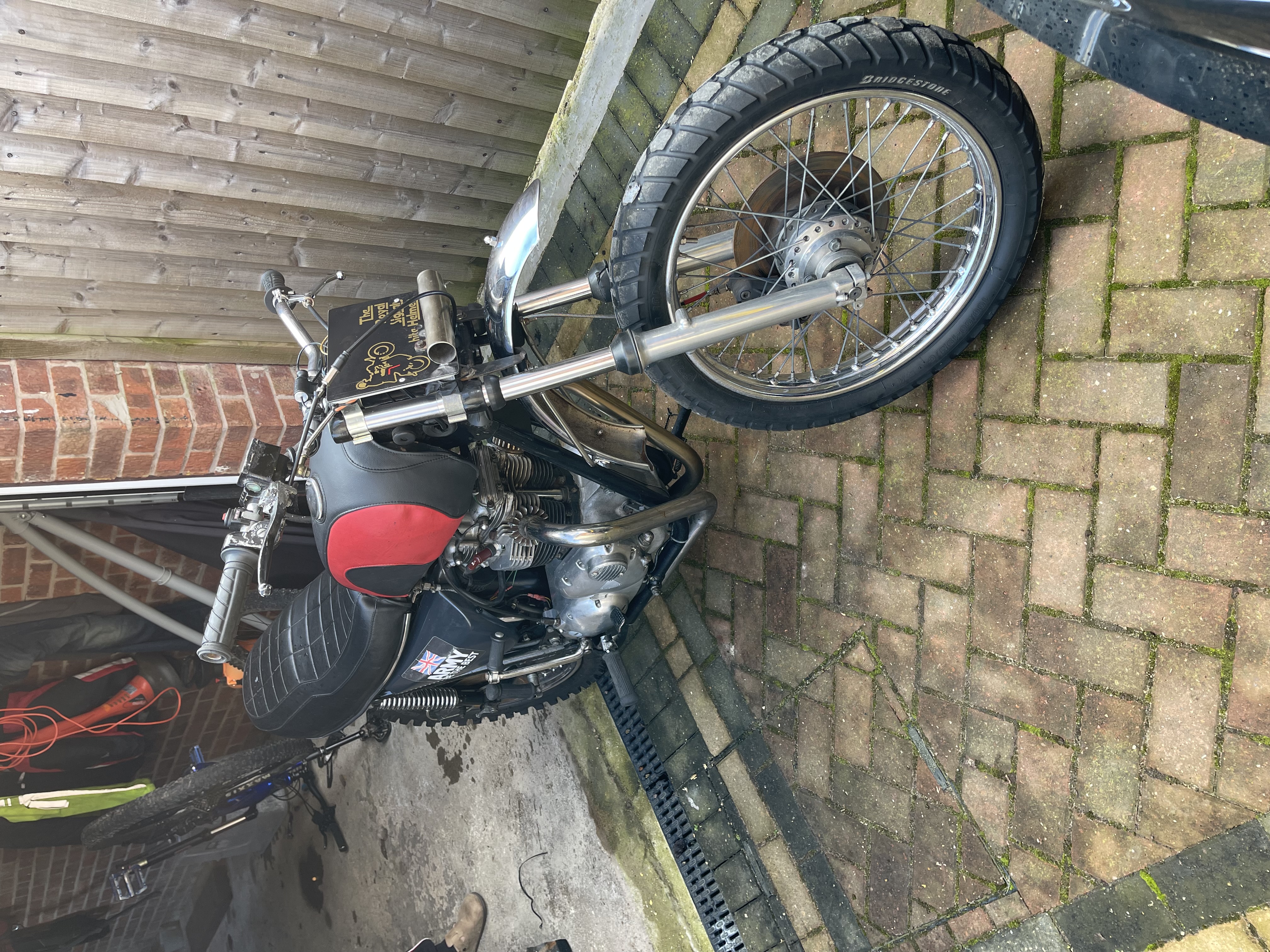 1999 Triumph Tiger TR7 T140 - Ex White Helmets for sale by classified ...