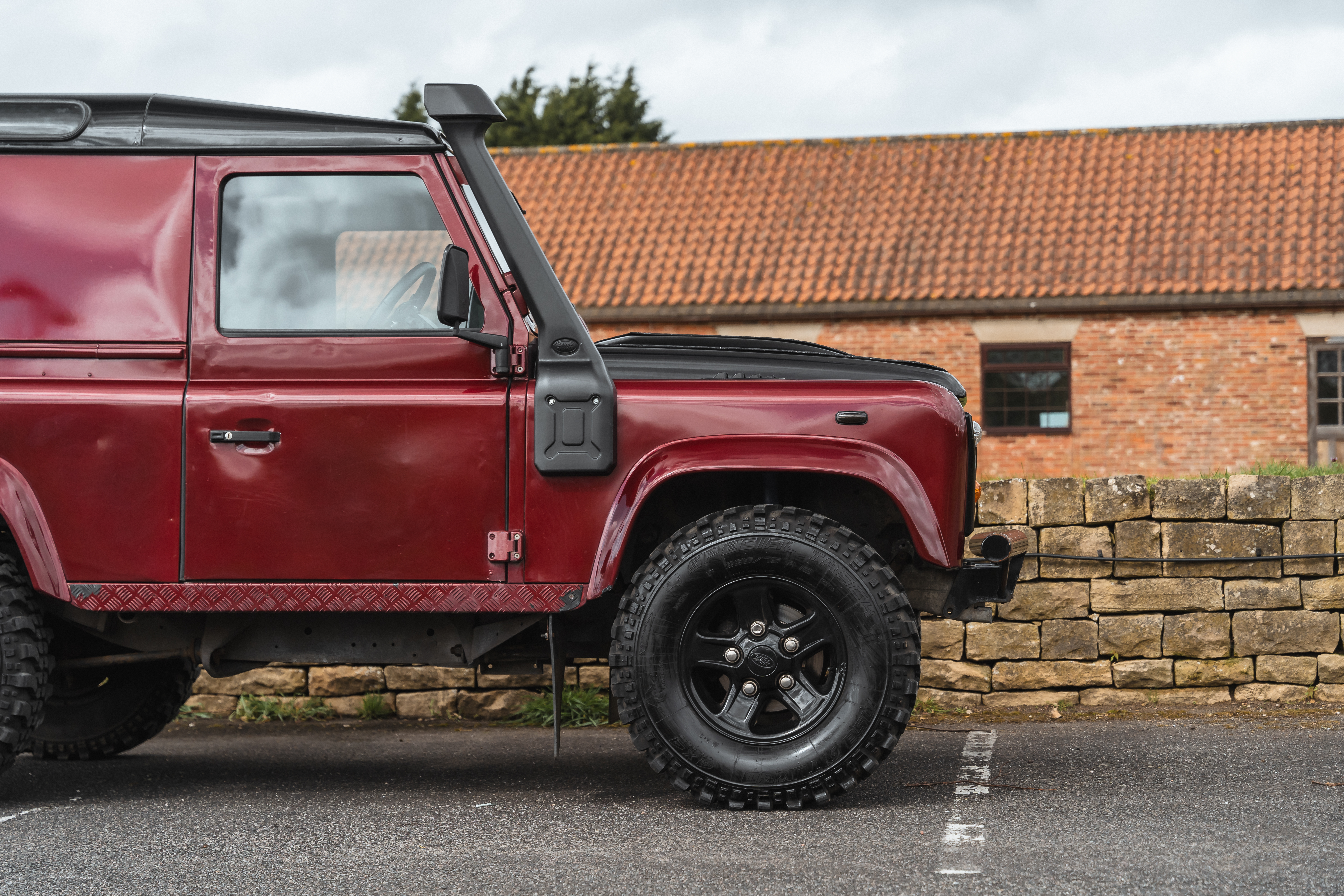 2002 Land Rover Defender 90 TD5 for sale by auction in Edwinstowe ...