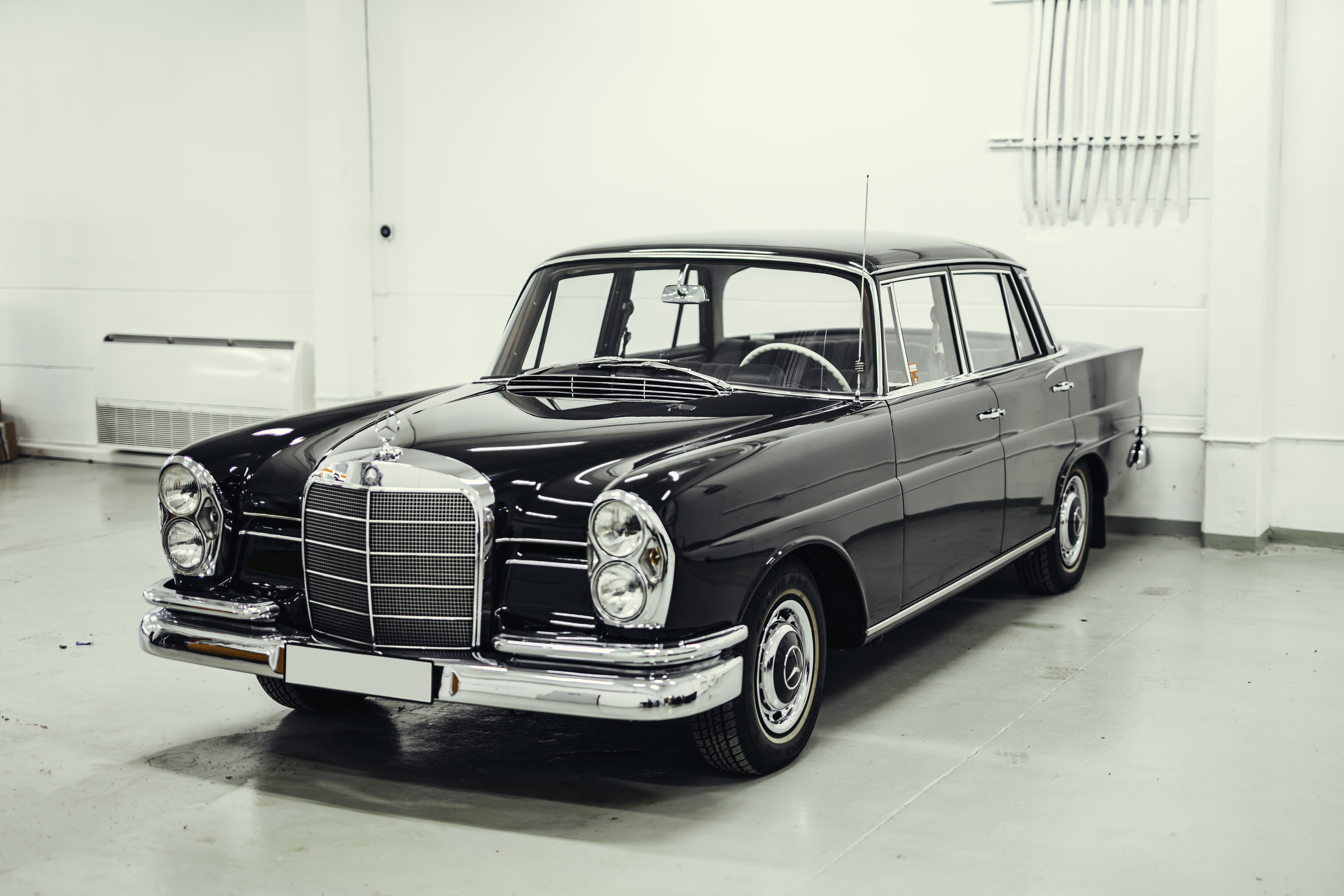 1964 Mercedes-Benz (W111) 220 S for sale by auction in Stockholm, Sweden