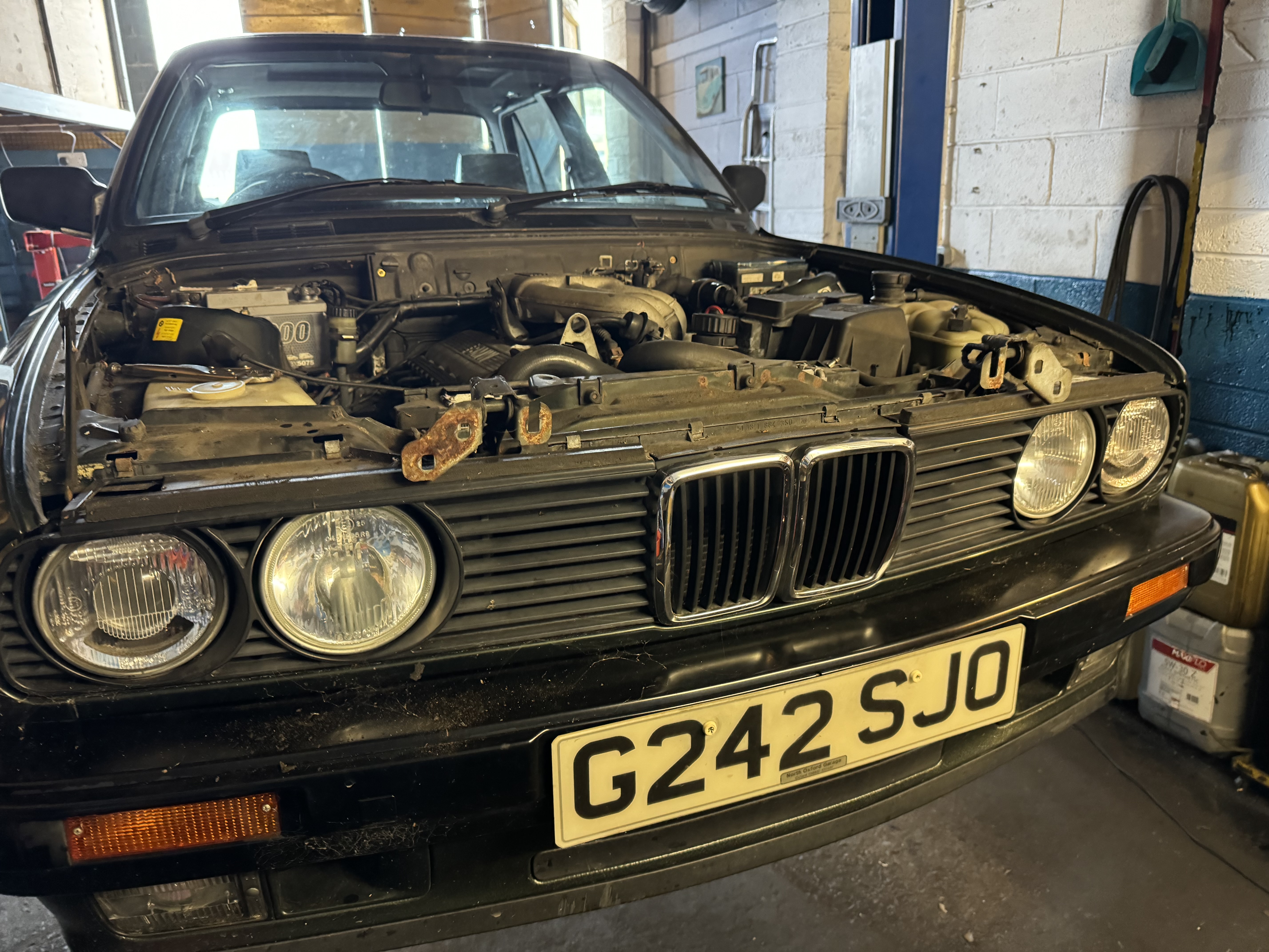 1989 BMW (E30) 320i for sale by classified listing privately in Bridgwater, Somerset, United Kingdom