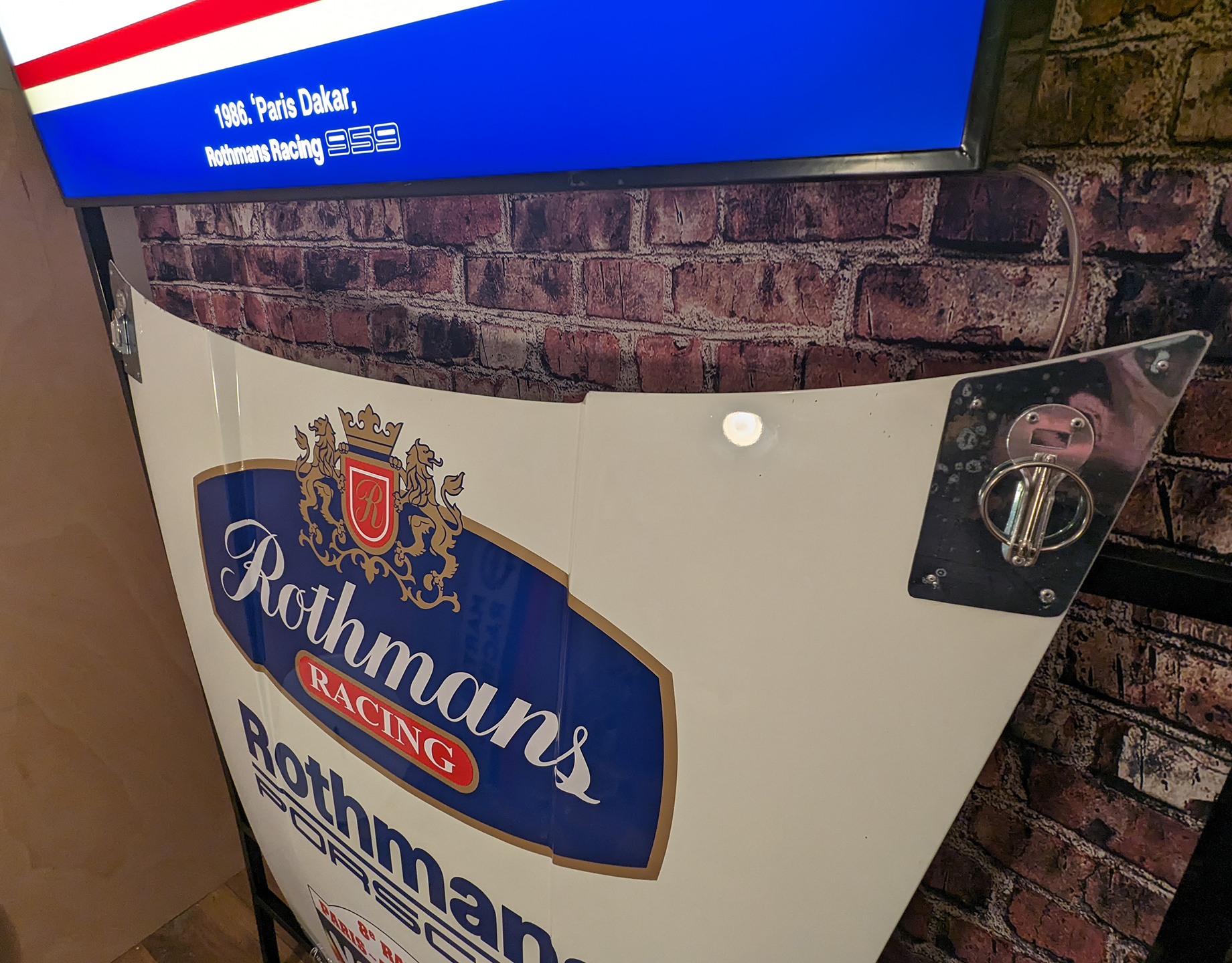 Rothmans Porsche 959 Paris-Dakar Tribute Display for sale by auction in ...