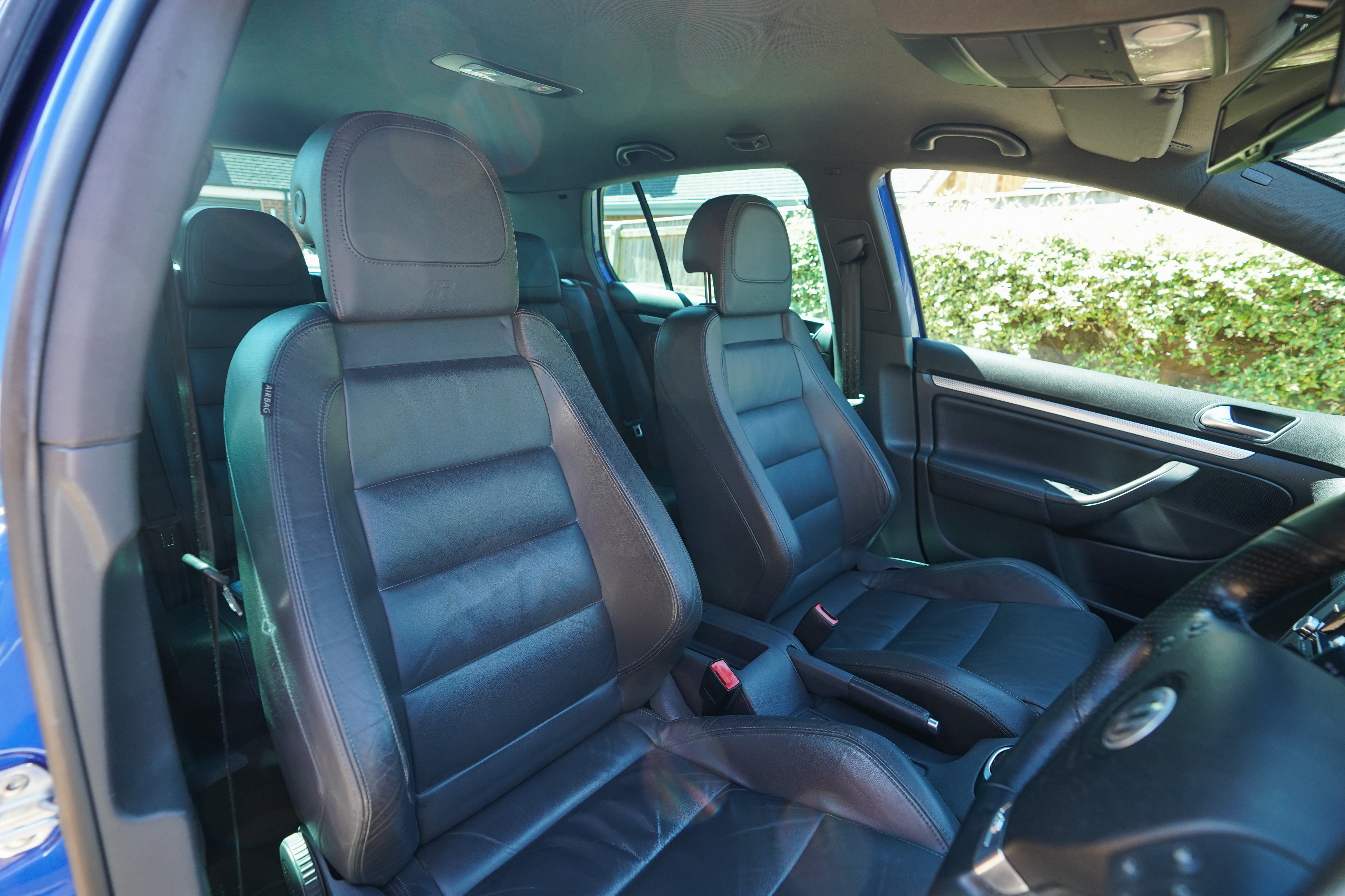 Vw Golf 6 R32 Interior Vw Golf 6 Interior Hi Res Stock Photography And