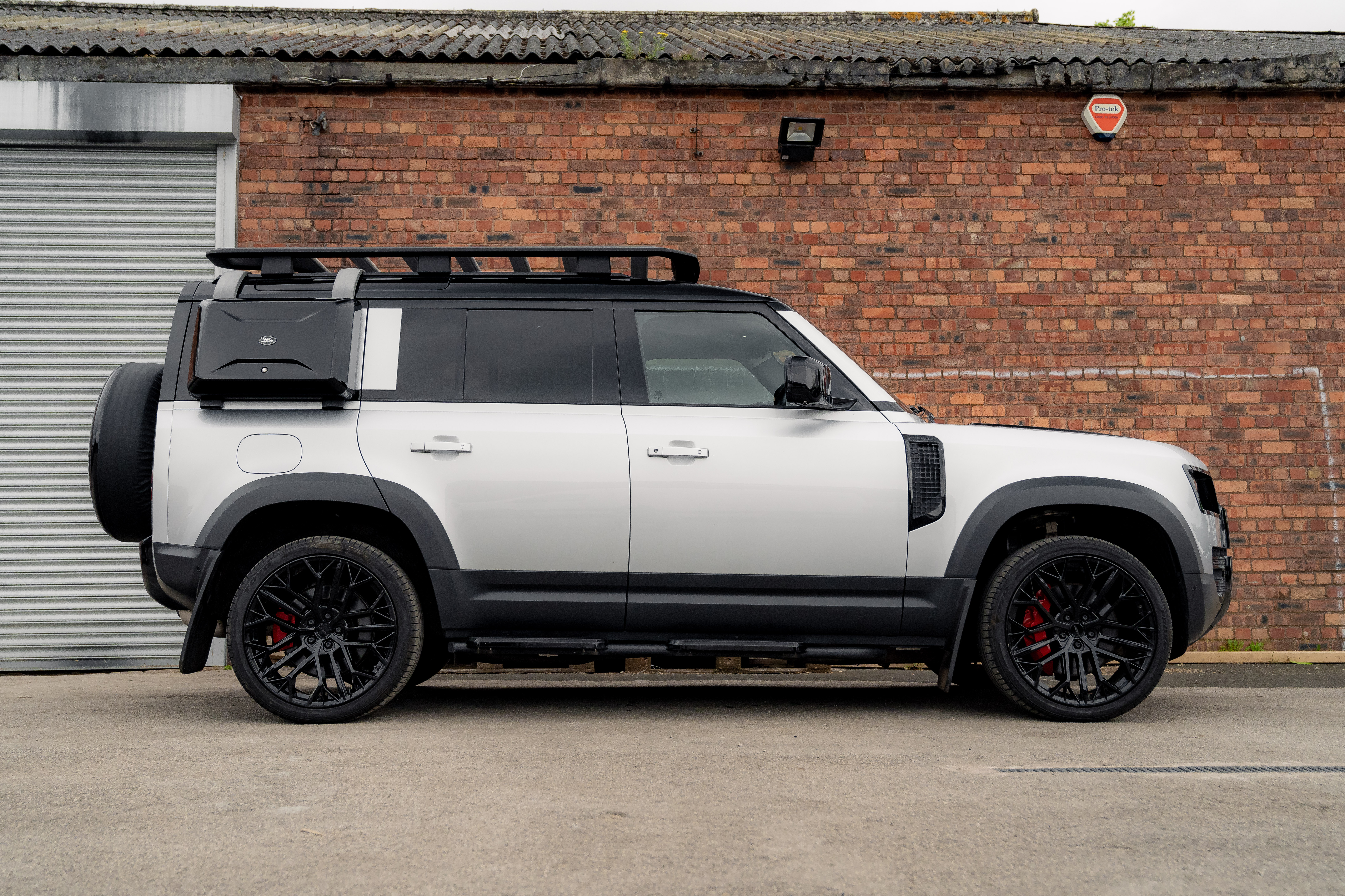 2020 Land Rover Defender 110 - First Edition for sale by auction in ...