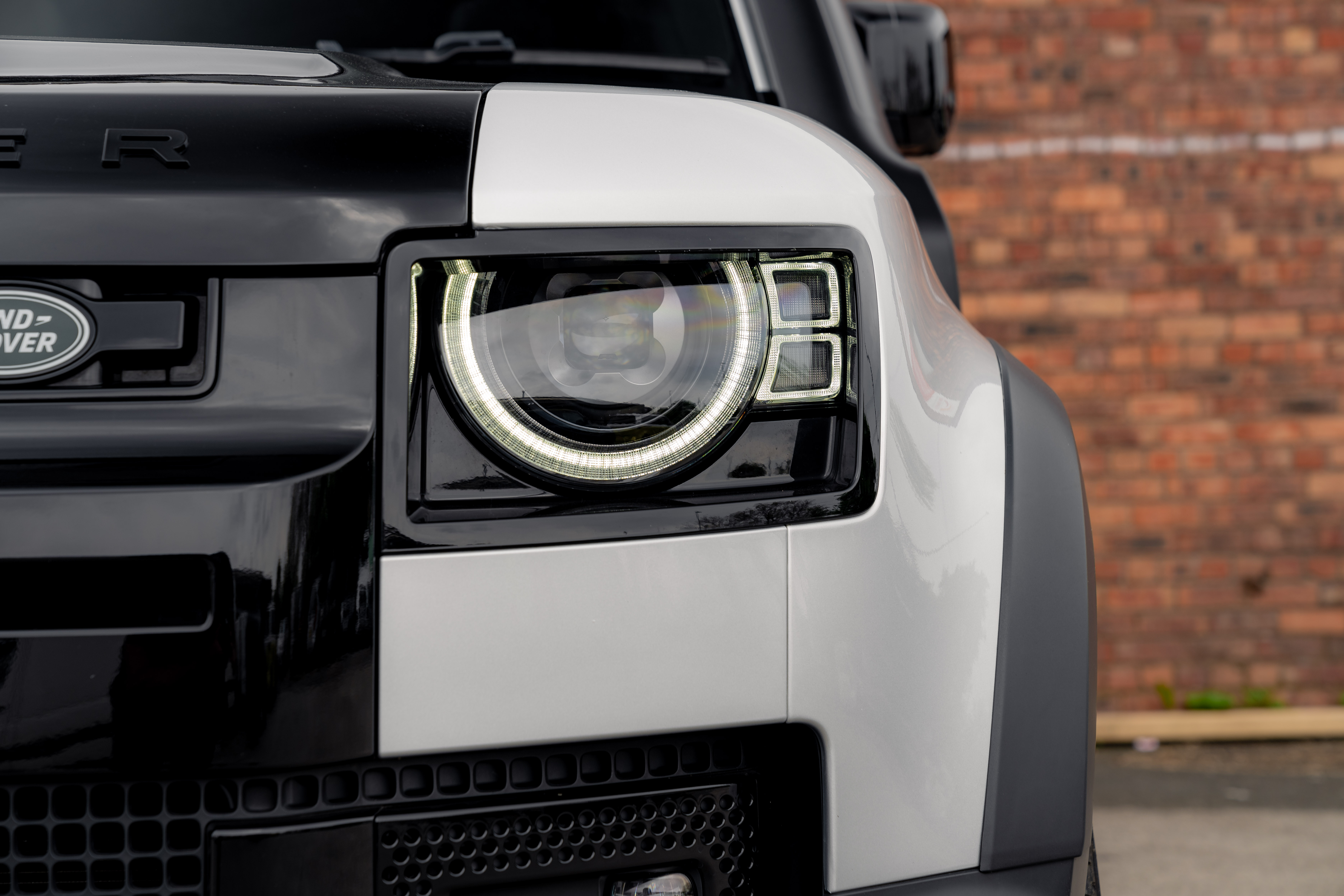 2020 Land Rover Defender 110 - First Edition for sale by auction in ...