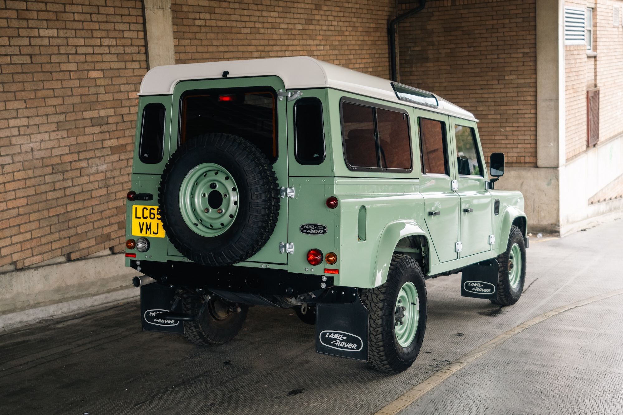 2016 Land Rover Defender 110 Heritage - 3,124 Miles for sale by auction ...