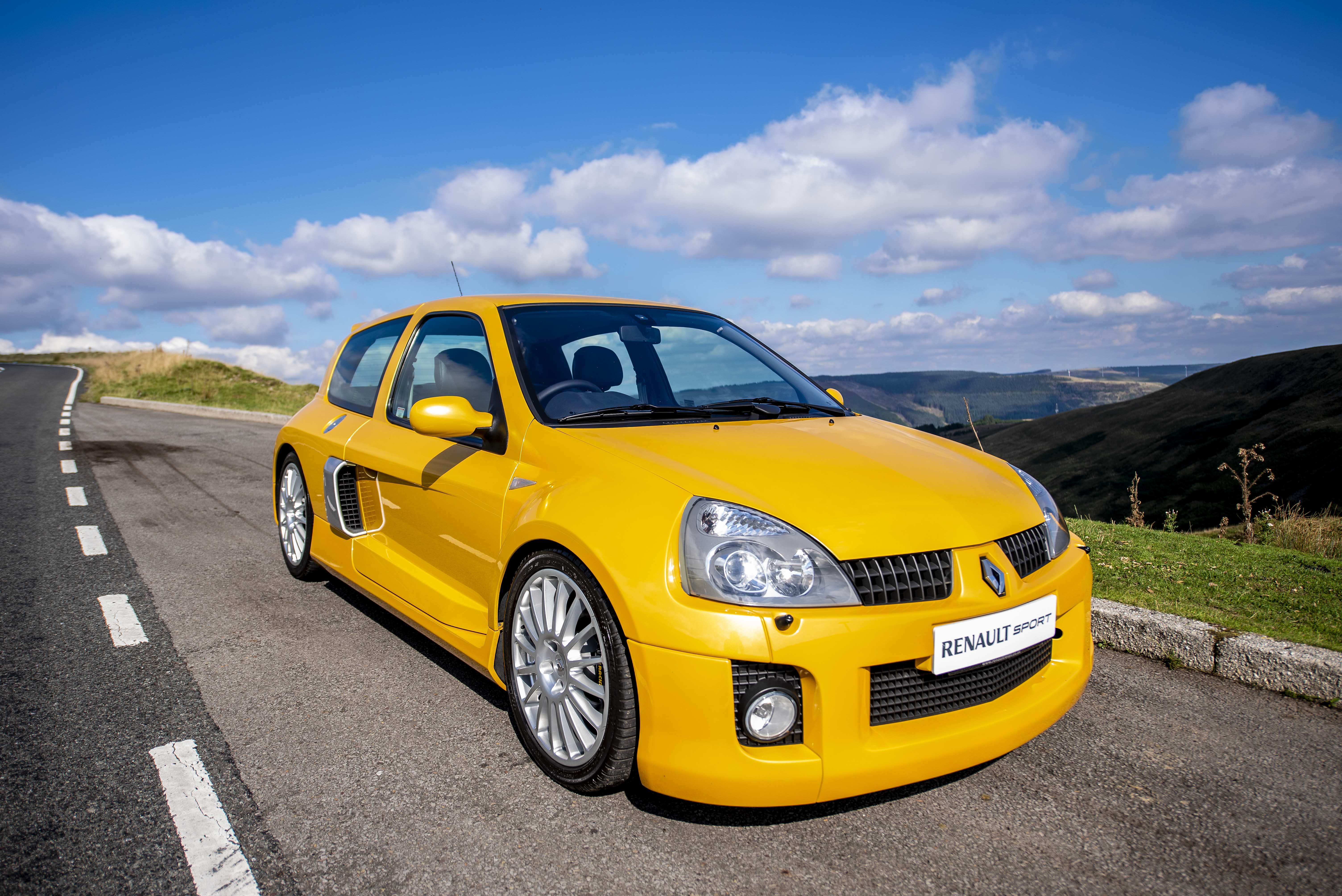 2005 Renault Clio V6 Phase 2 for sale by auction in Mid Glamorgan ...