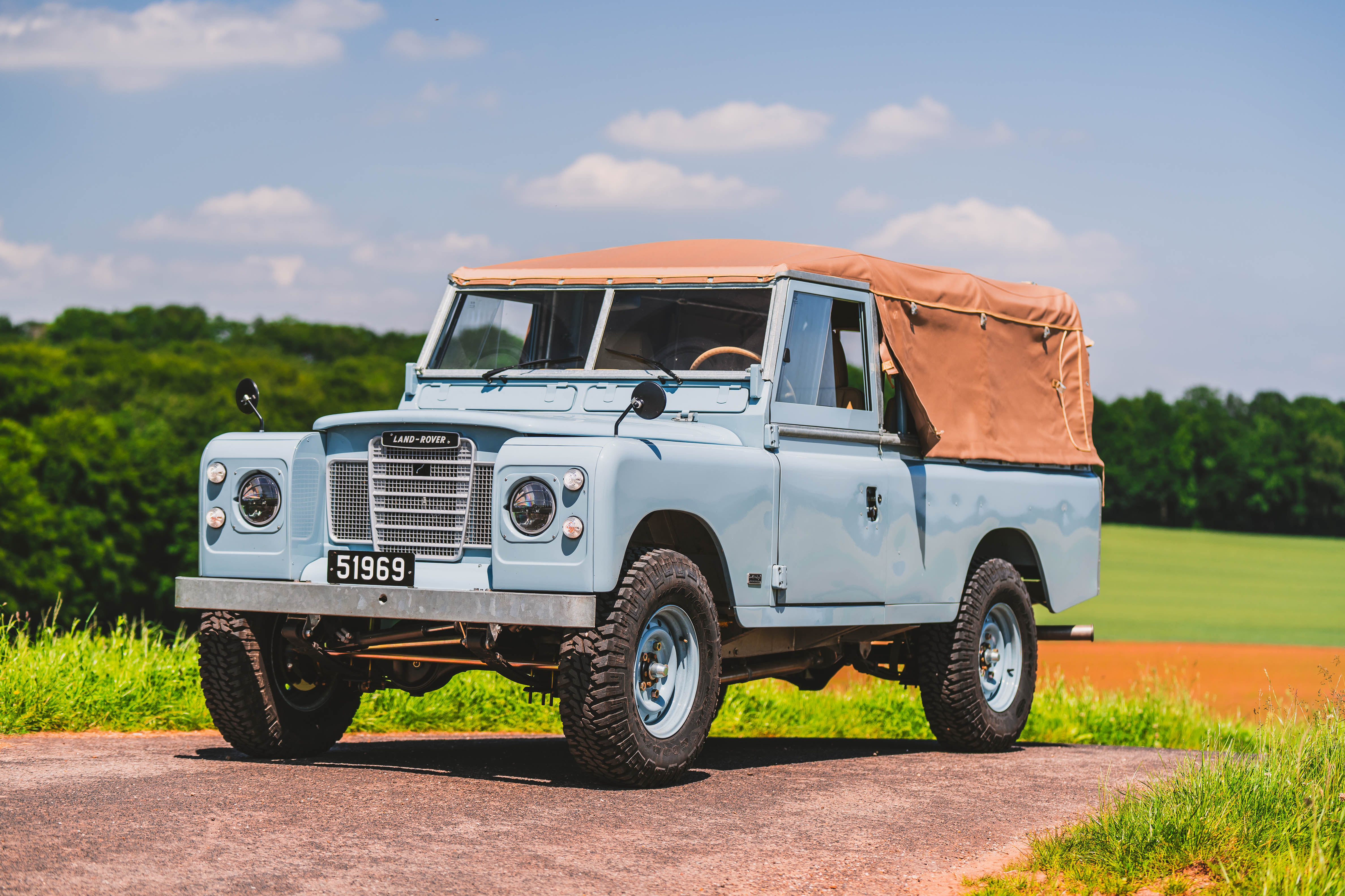 1983 Land Rover Series III 109" - COOLNVINTAGE for sale by auction in ...