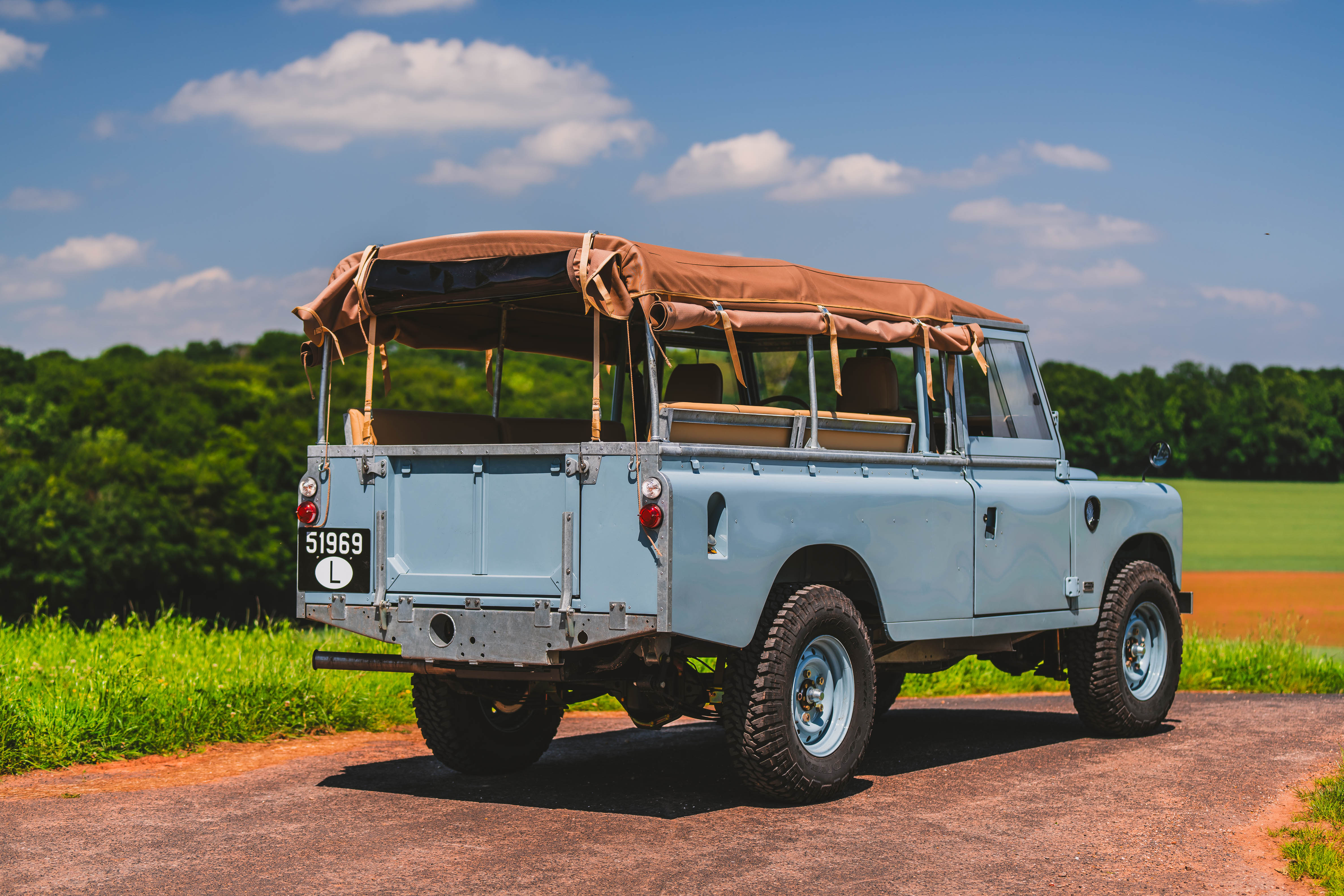 1983 Land Rover Series III 109" - COOLNVINTAGE for sale by auction in ...