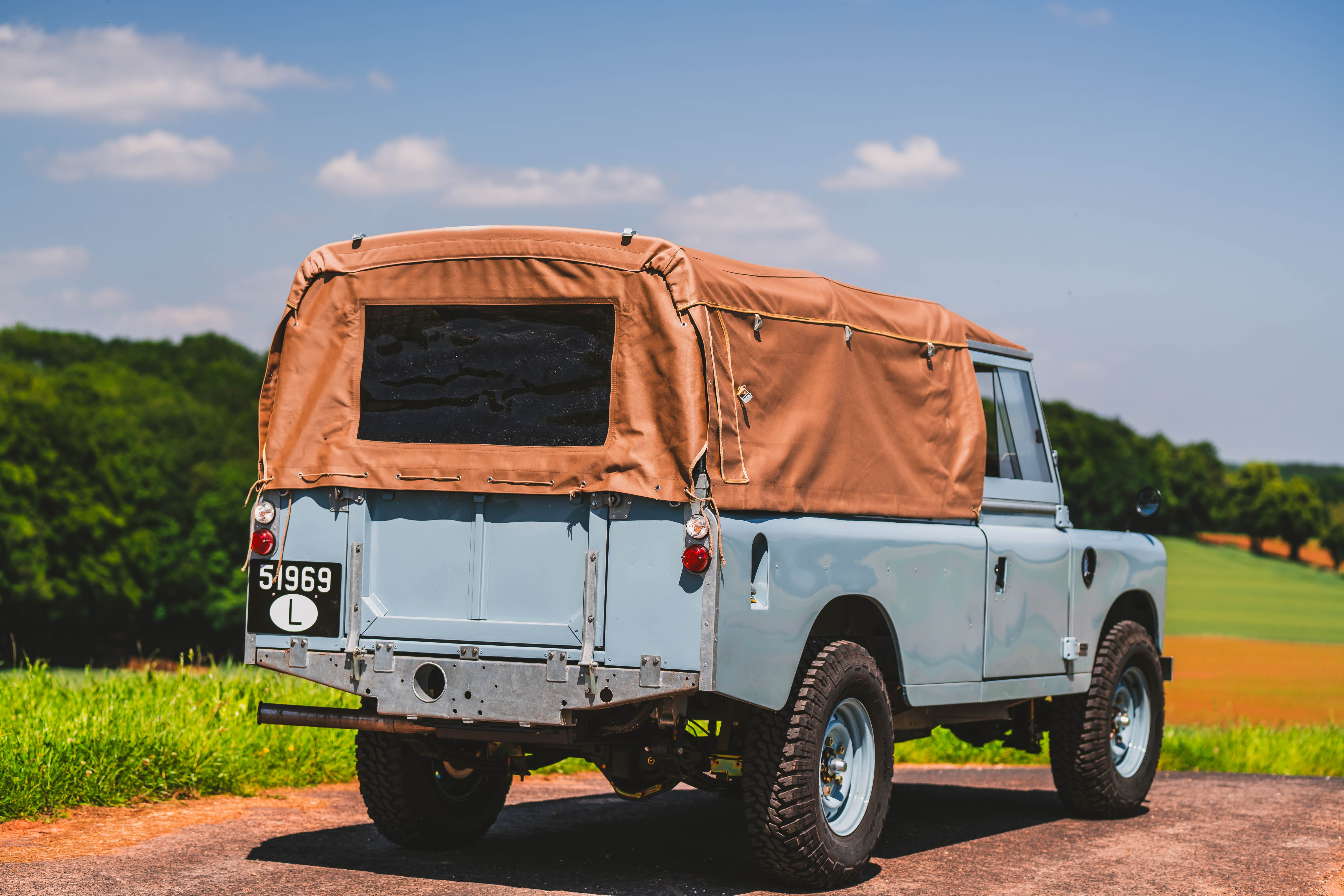 1983 Land Rover Series III 109" - COOLNVINTAGE for sale by auction in ...