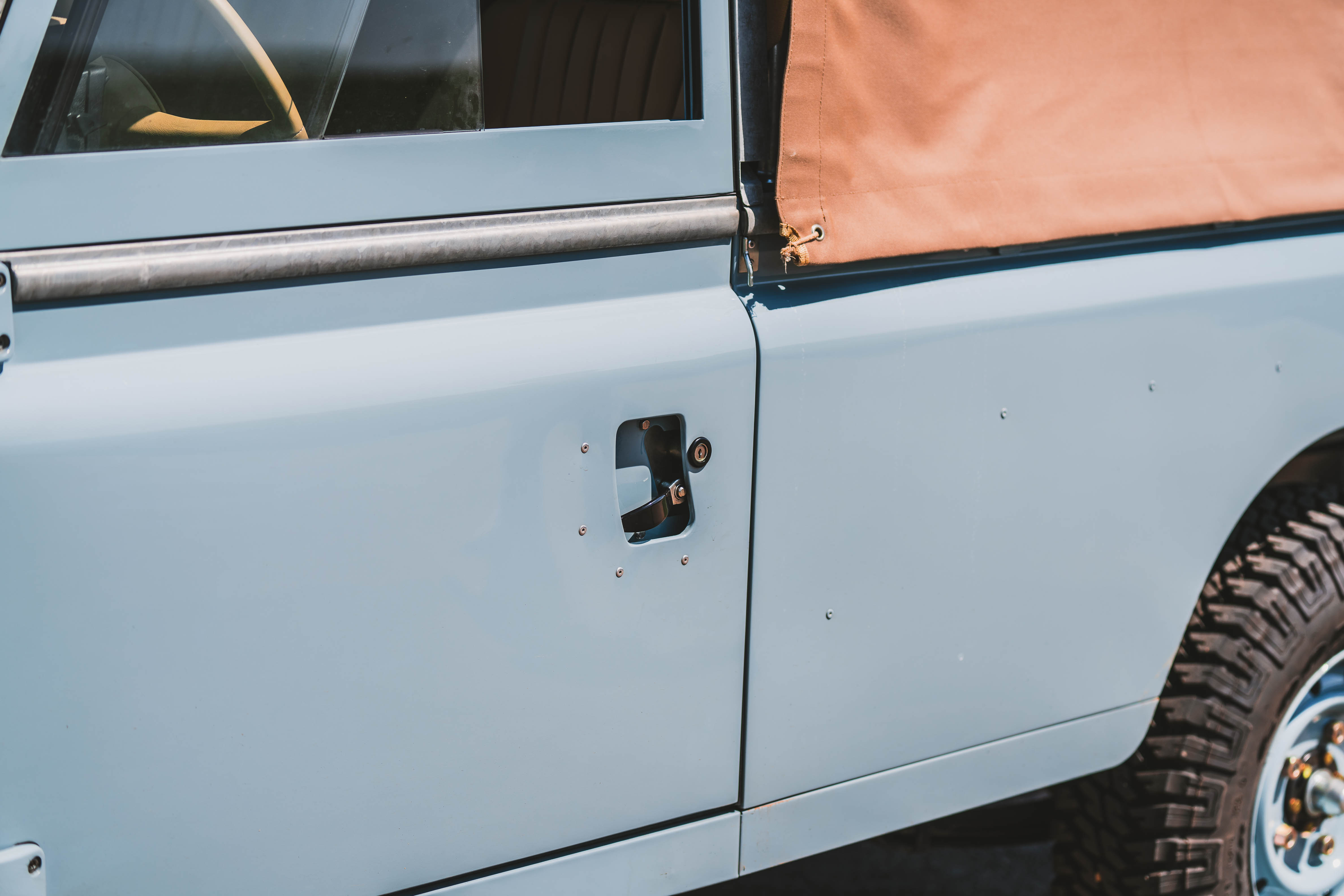 1983 Land Rover Series III 109" - COOLNVINTAGE for sale by auction in ...